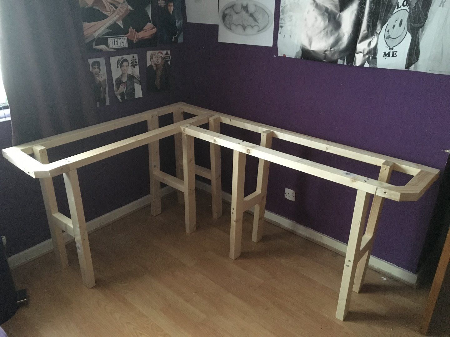 £50 Craft Table / Computer Desk + Cheap Shelves : 4 Steps (with ...