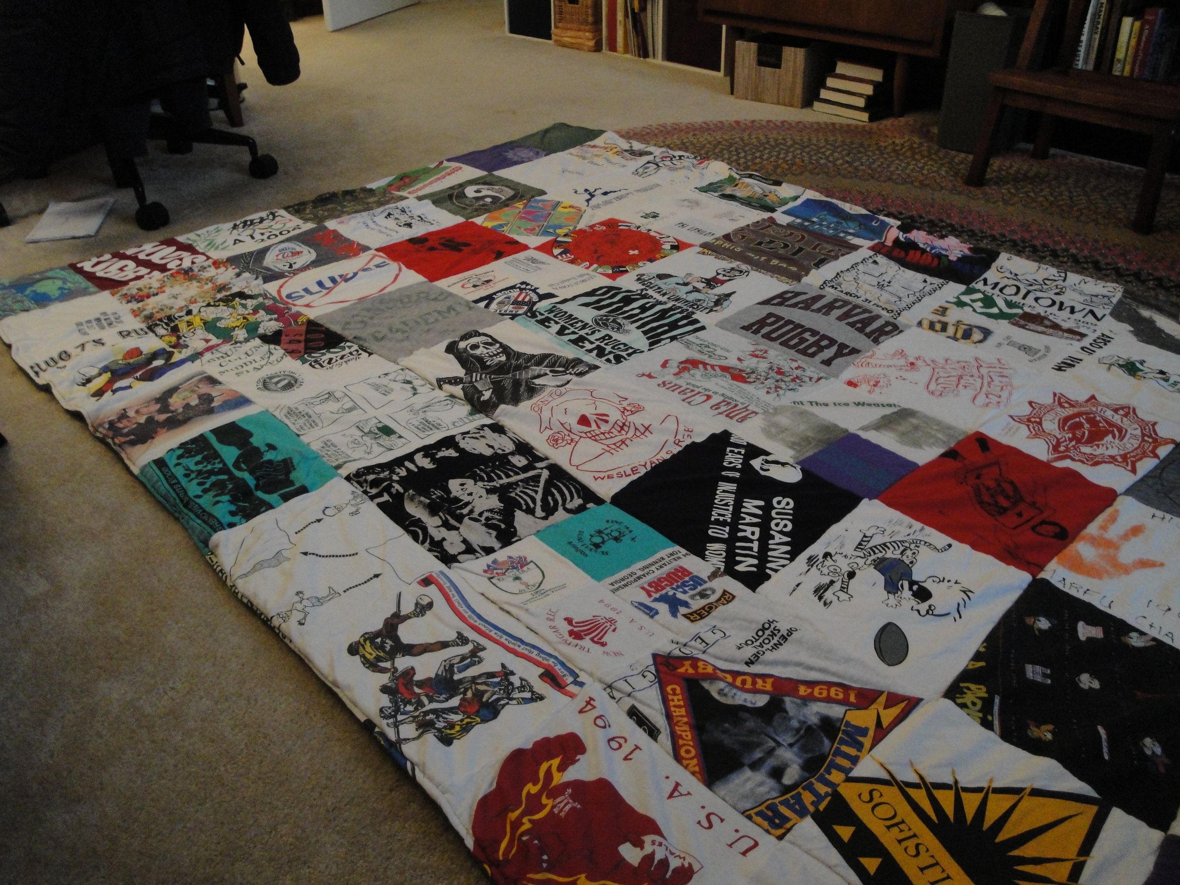 Make a Quilt From Your Old T-Shirts : 4 Steps - Instructables