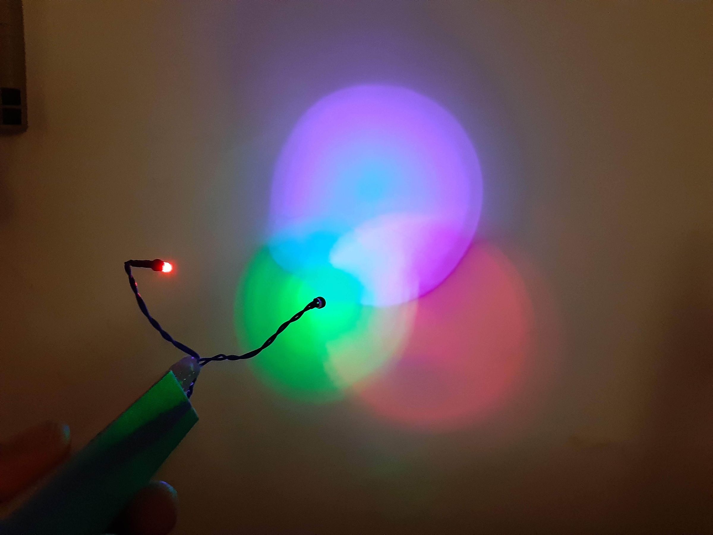 Additive Color Mixing Demonstrator 4 Steps Instructables