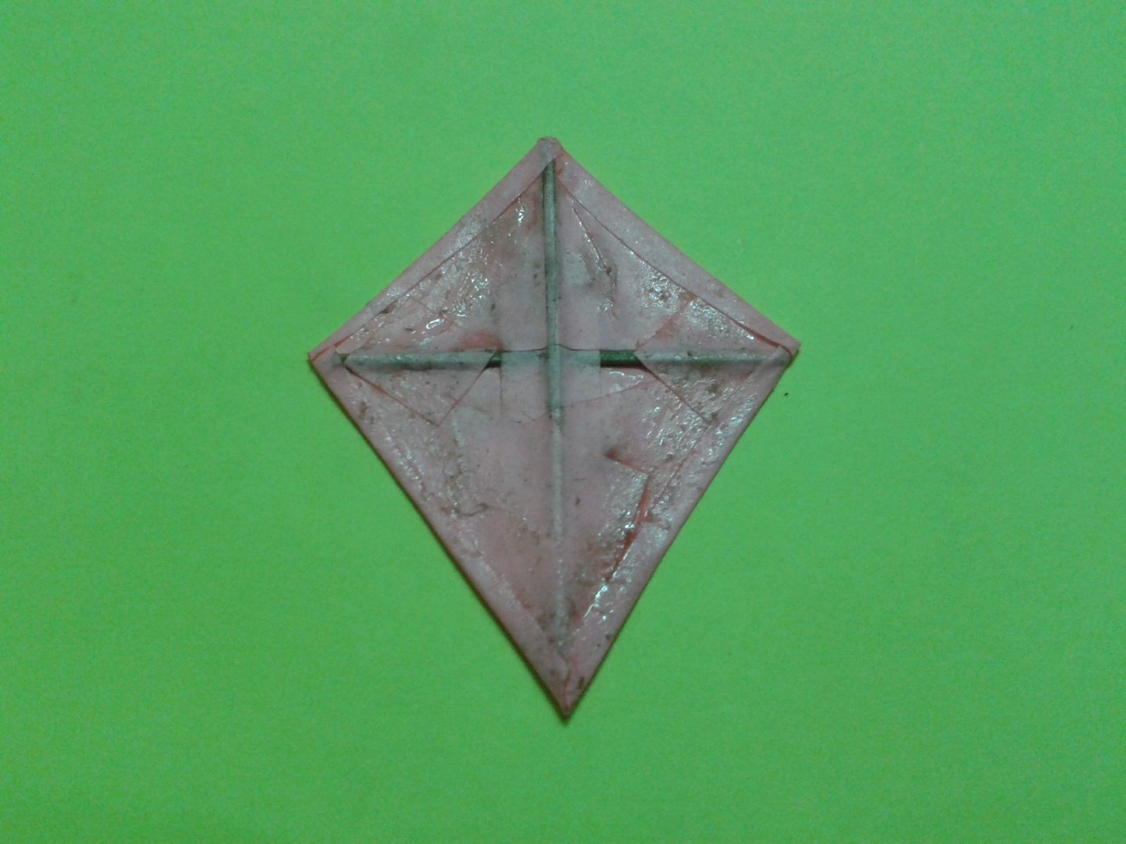 Table Top Flying Kite : 11 Steps (with Pictures) - Instructables