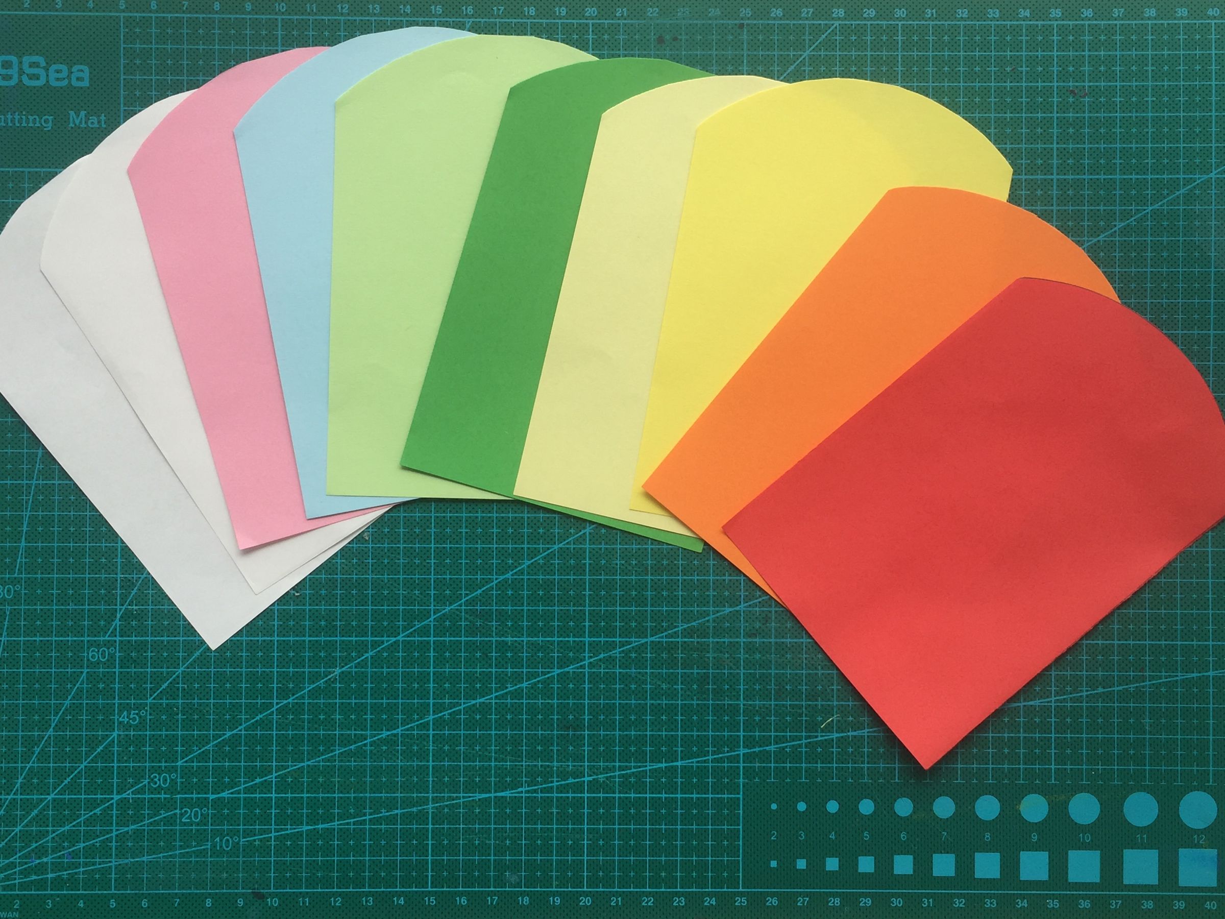 Magic Rainbow Paper Fan : 7 Steps - Instructables