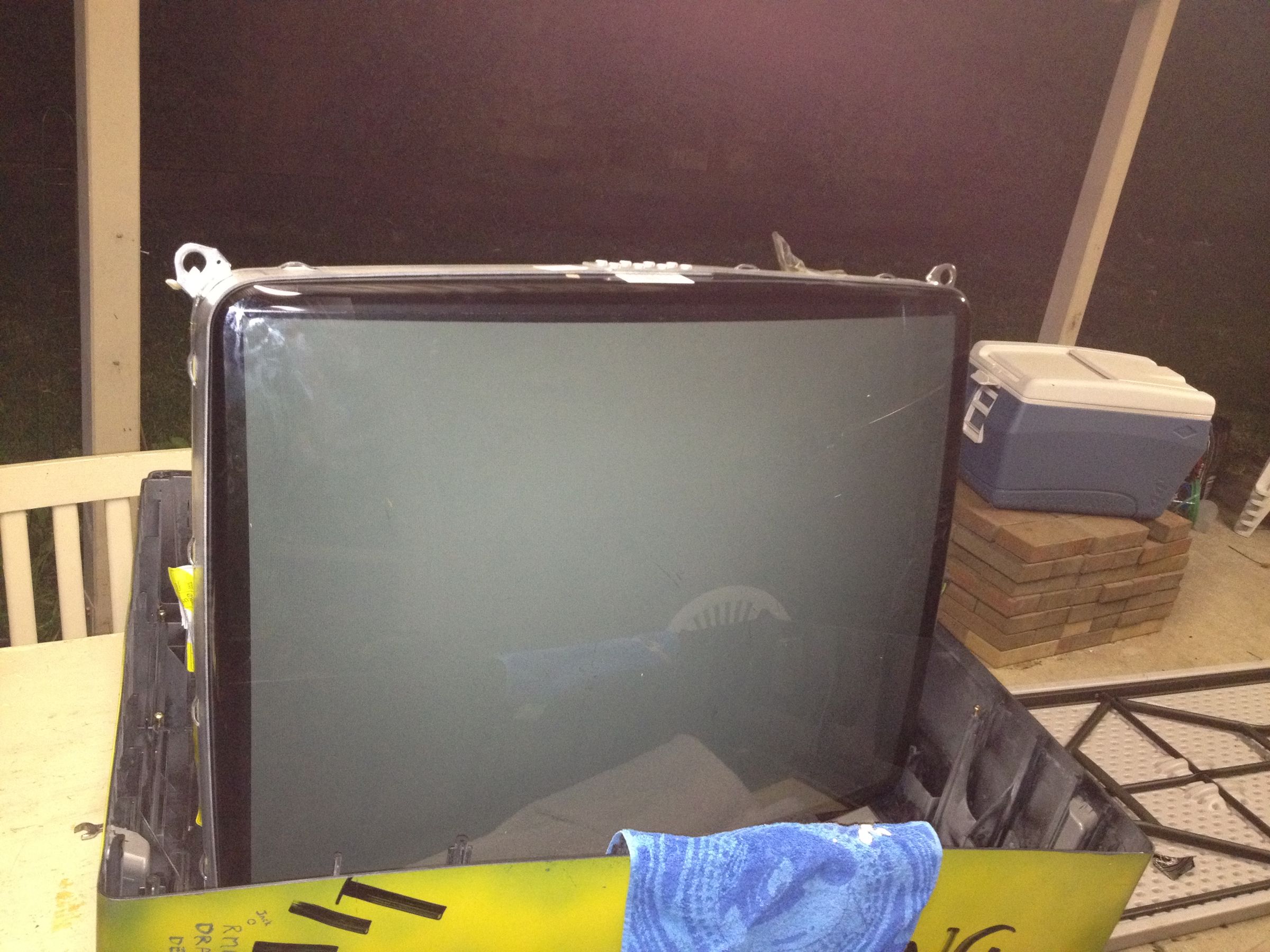Turn an Old CRT Television Into a Raspberry Pi Powered MAME Cocktail ...