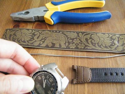 How to Fix Your Old Watch With the Wrong Watch Band : 4 Steps ...