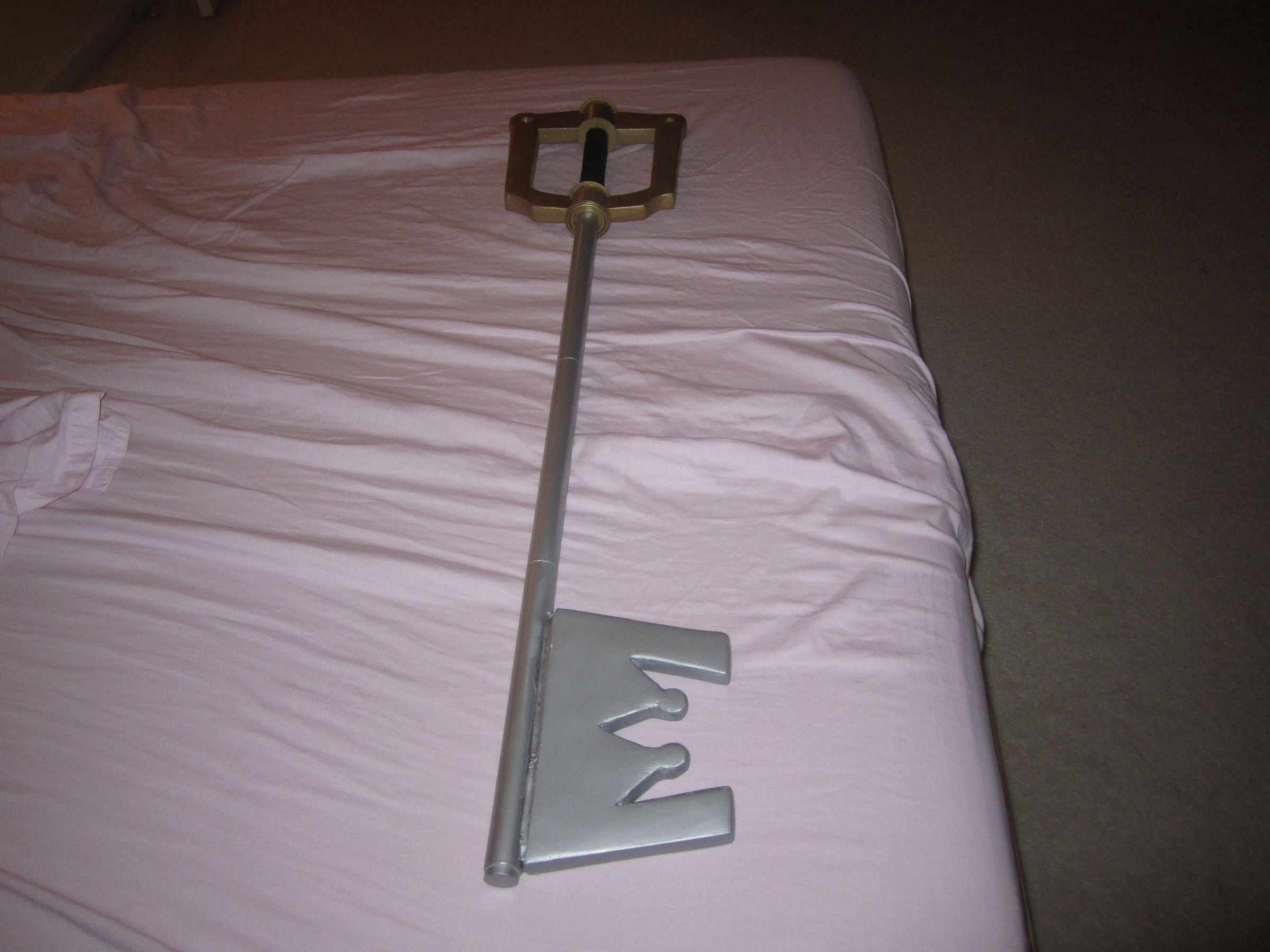 How to Make a Keyblade From Kingdom Hearts ( Cheap ) : 12 Steps (with ...