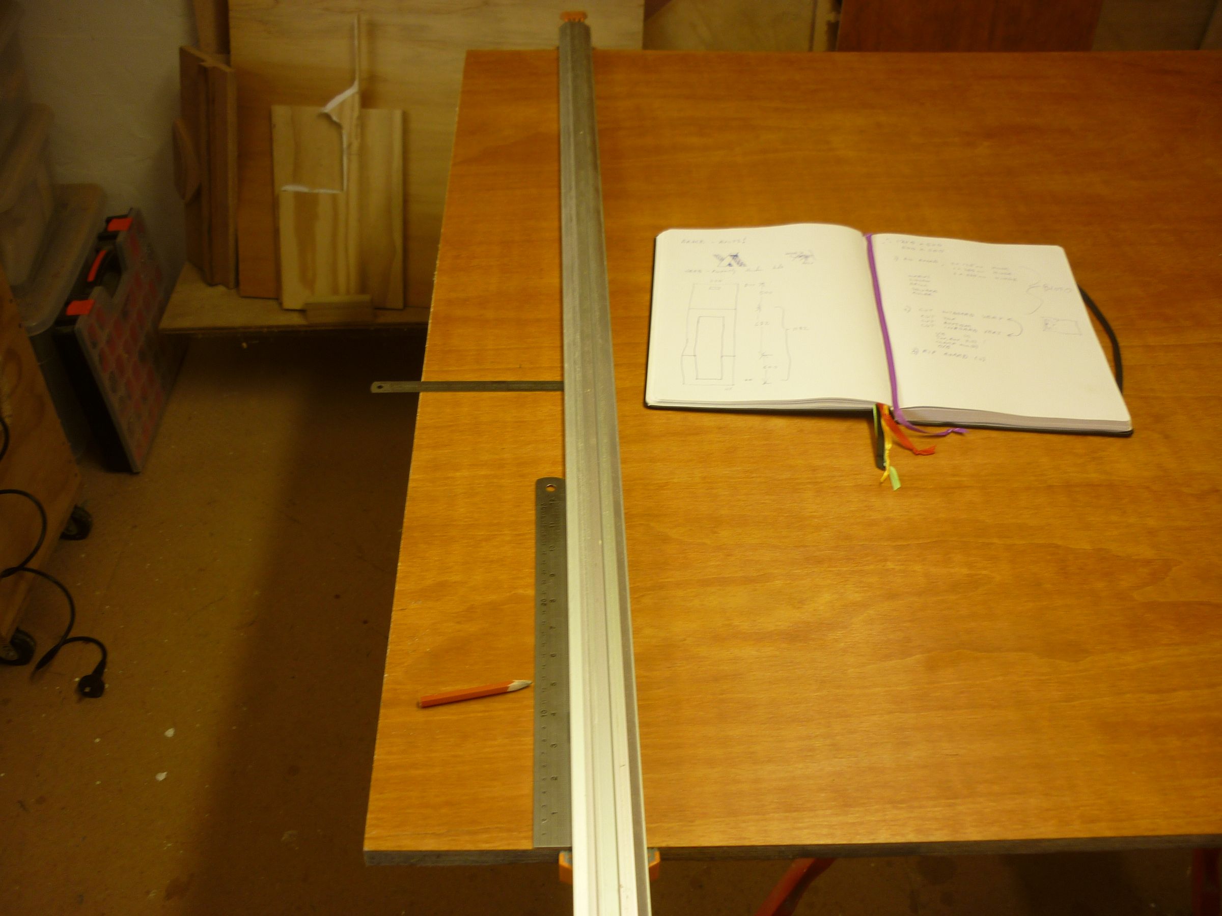 Collapsible Z-Shaped Side Table : 7 Steps (with Pictures) - Instructables