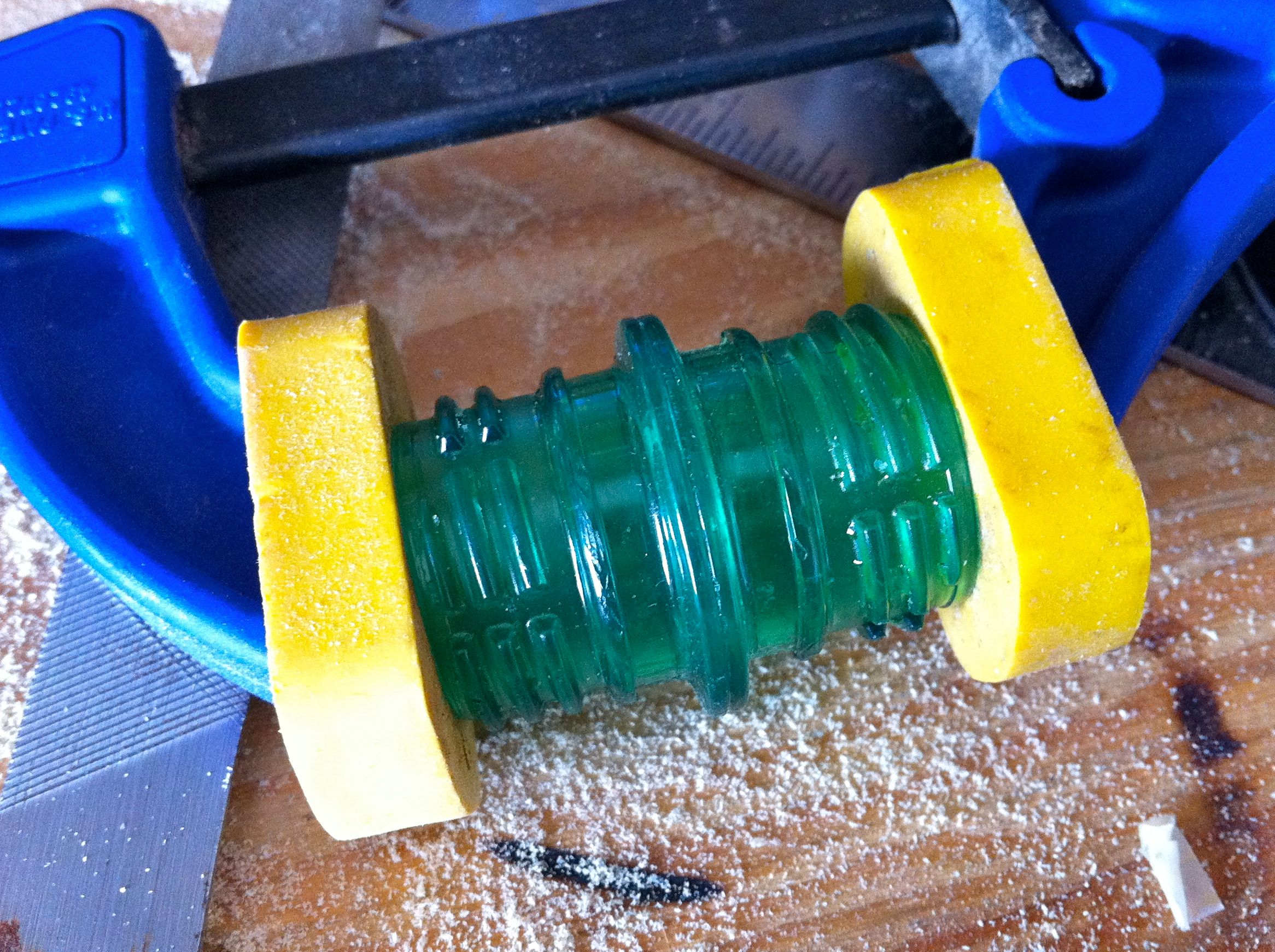 Plastic Soda Bottle Lid Capsule : 4 Steps (with Pictures) - Instructables