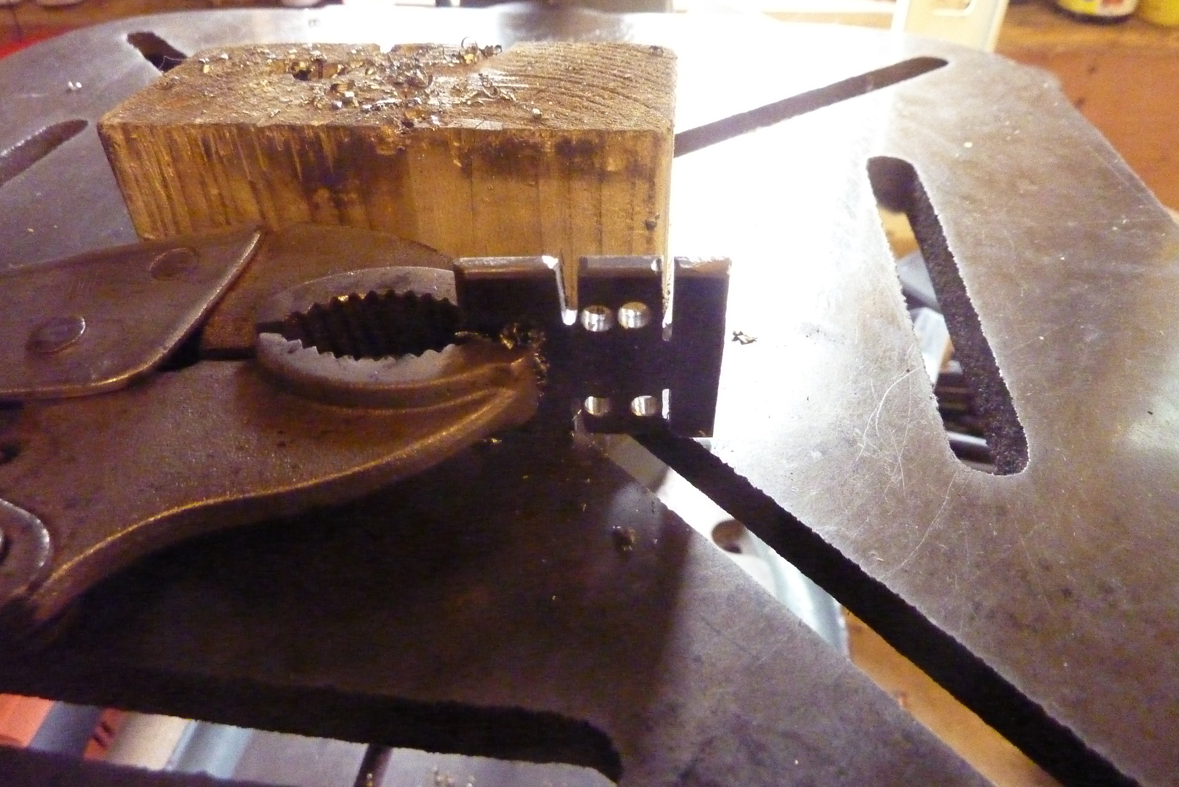 Tee Slot Drill Press Clamps, Easy and Quick : 4 Steps (with Pictures ...