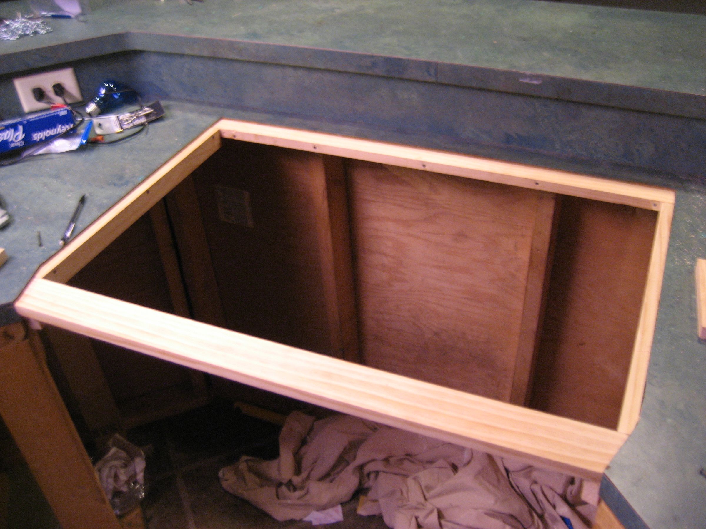 Hydroponic Bar Table : 9 Steps - Instructables