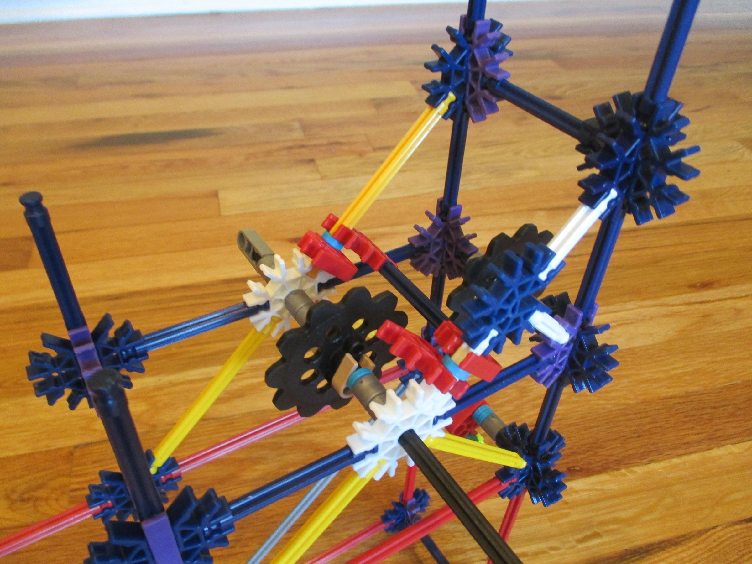 Rollercoaster Push Lift: a K'nex Ball Machine Lift : 8 Steps ...