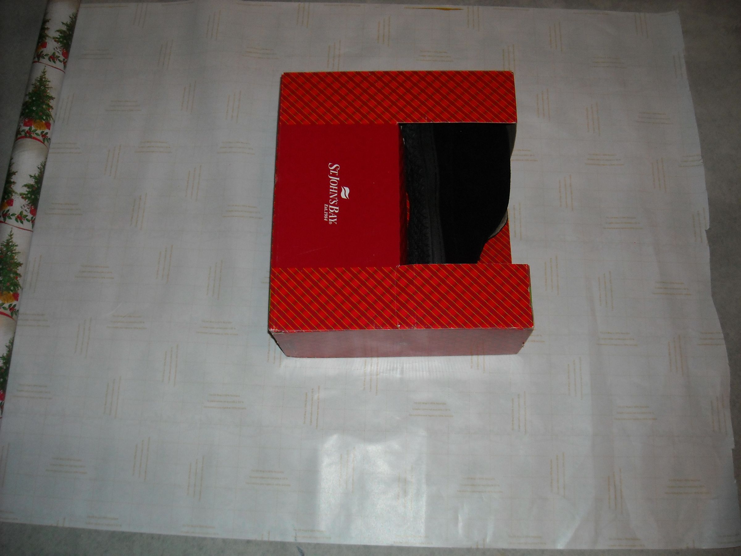 How to Wrap a Rectangular Gift : 8 Steps - Instructables