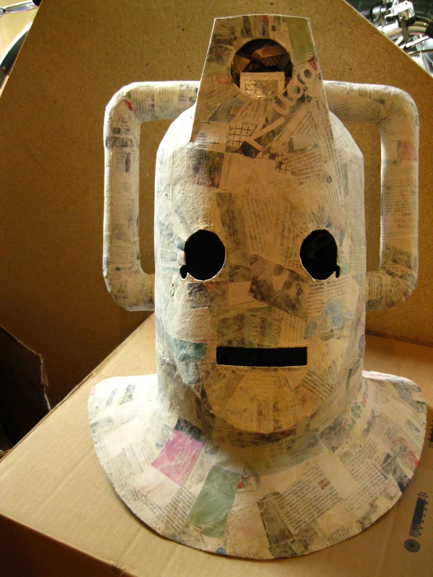 DOCTOR WHO CYBERMAN COSTUME : 5 Steps (with Pictures) - Instructables