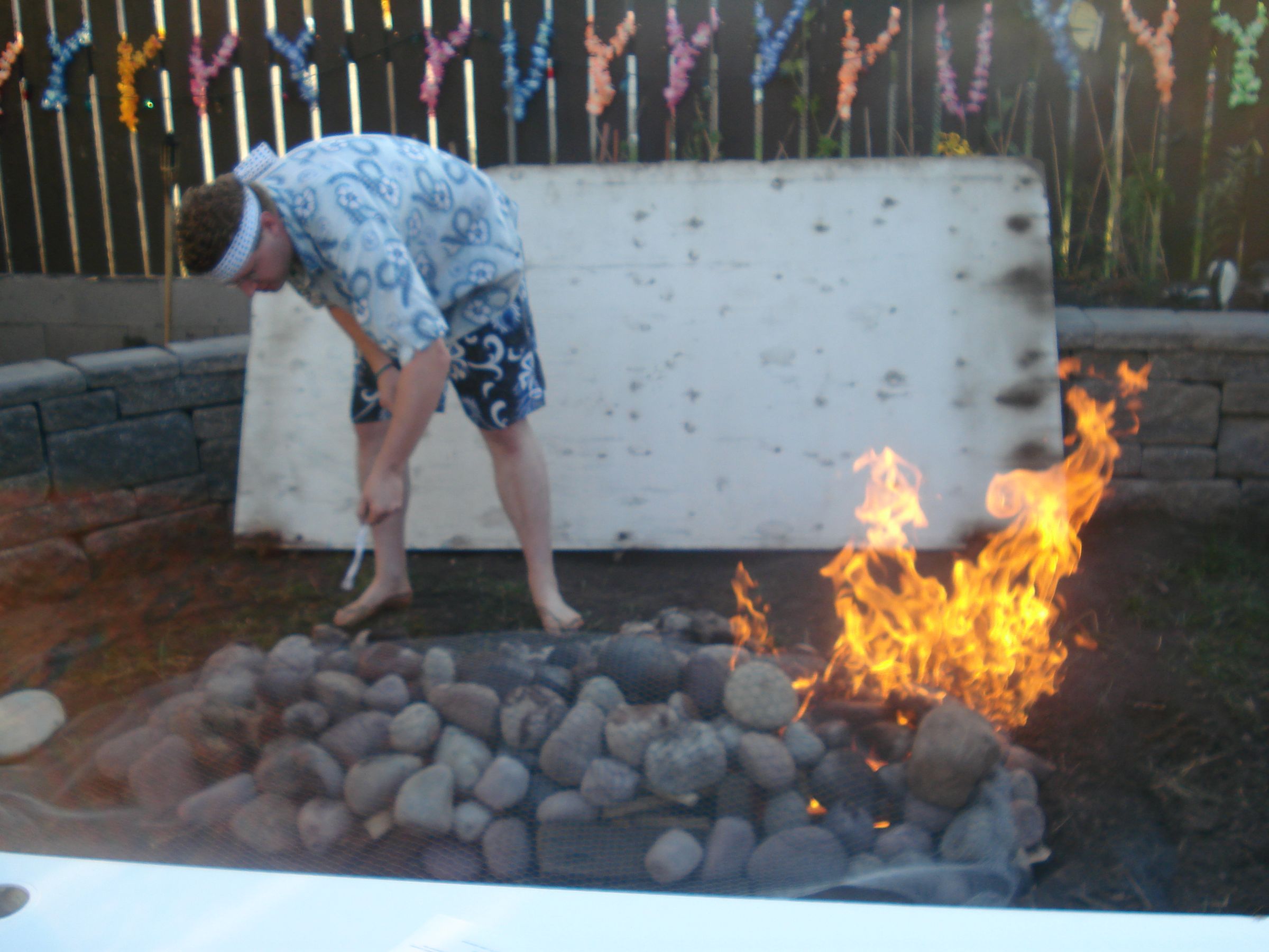Luau Pig - Hawaiian Style (In the Ground With Hot Rocks) : 12 Steps ...