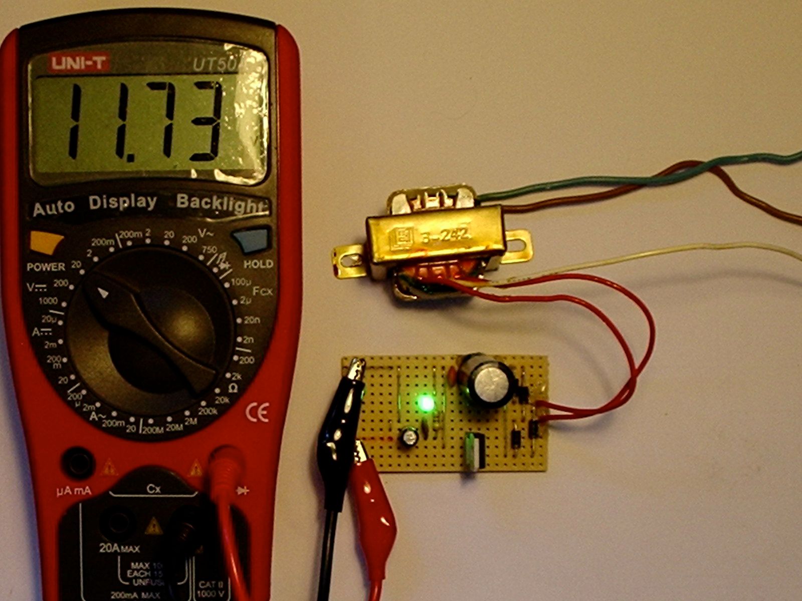Make a Simple 12 Volt Power Supply : 6 Steps - Instructables