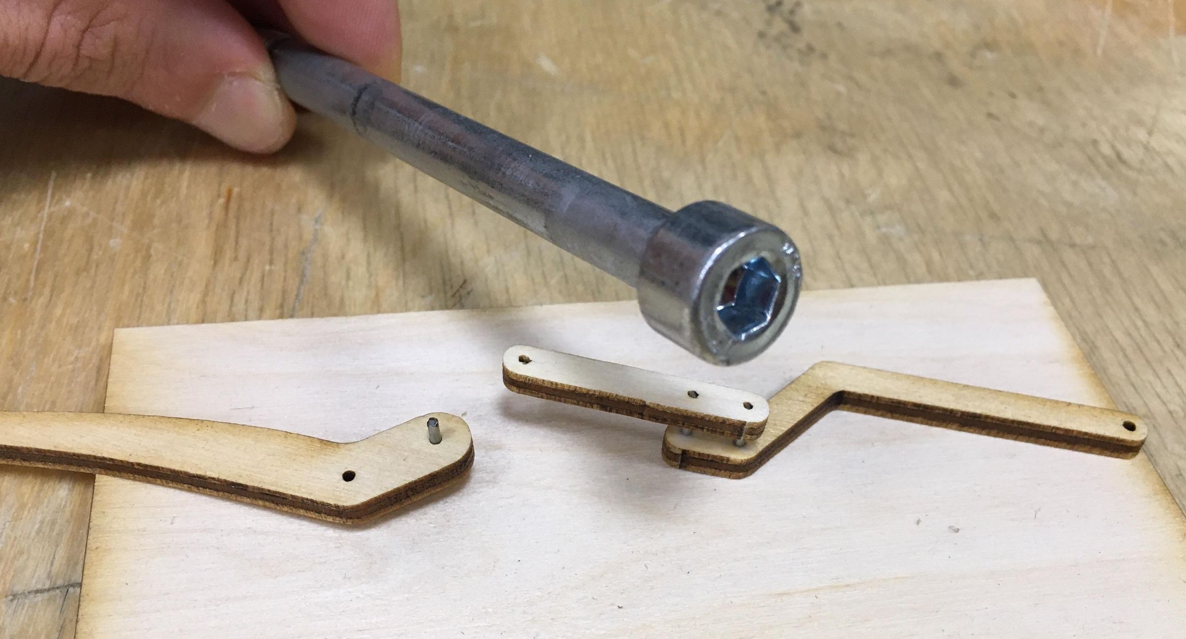 Articulated Finger Extensions : 4 Steps (with Pictures) - Instructables