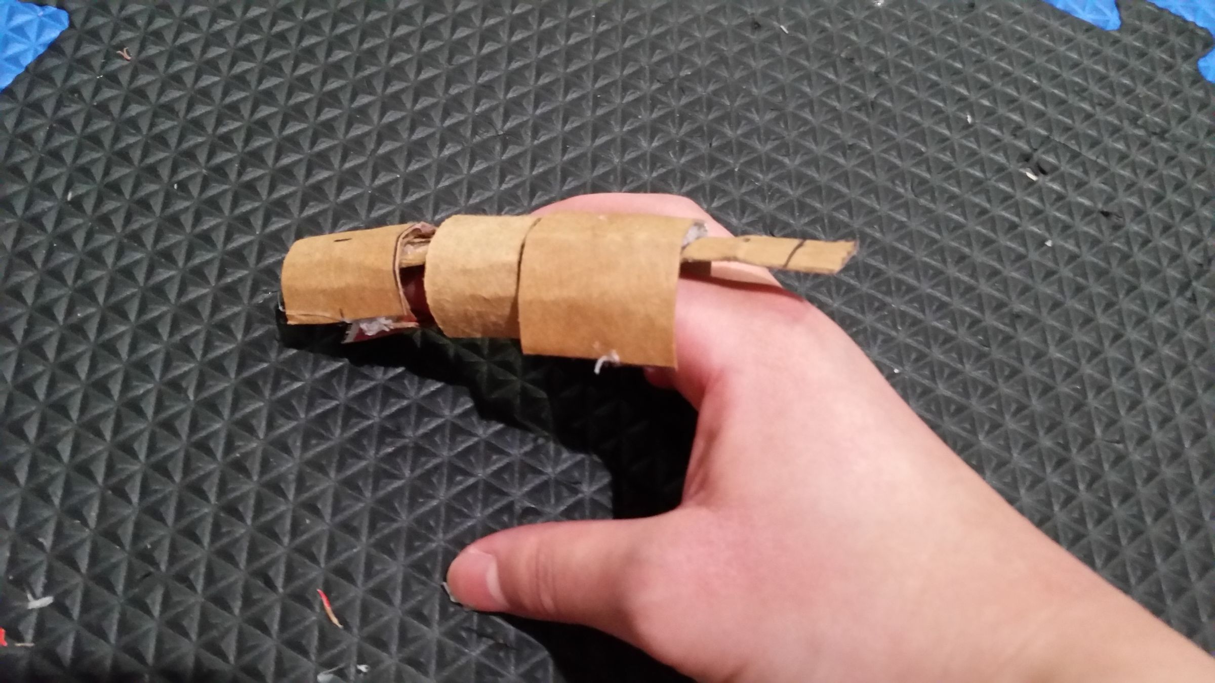 Working Cardboard Mandalorian Gauntlet: How to Make It : 14 Steps (with ...