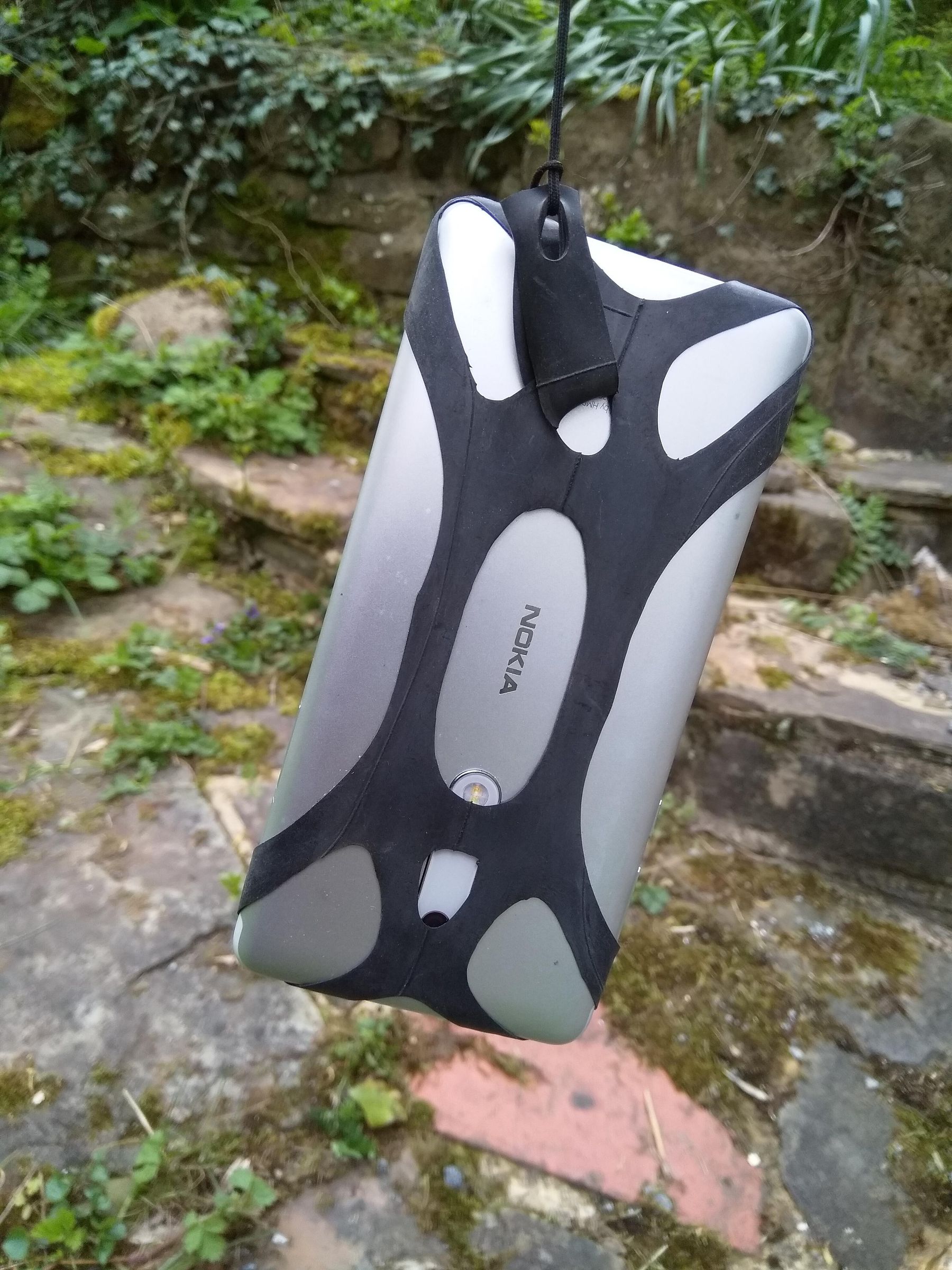 Universal Phone Harness for Free : 5 Steps (with Pictures) - Instructables