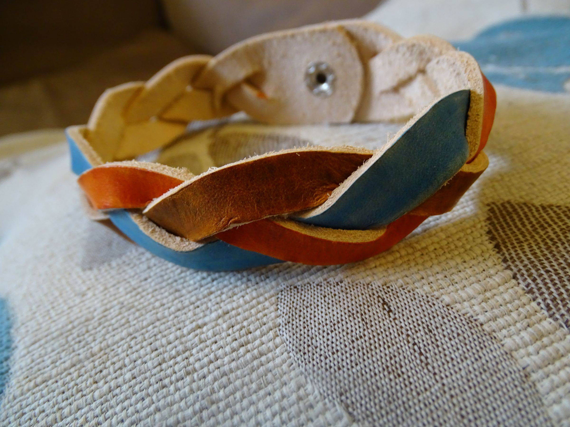 Leather Mystery Braid : 17 Steps (with Pictures) - Instructables