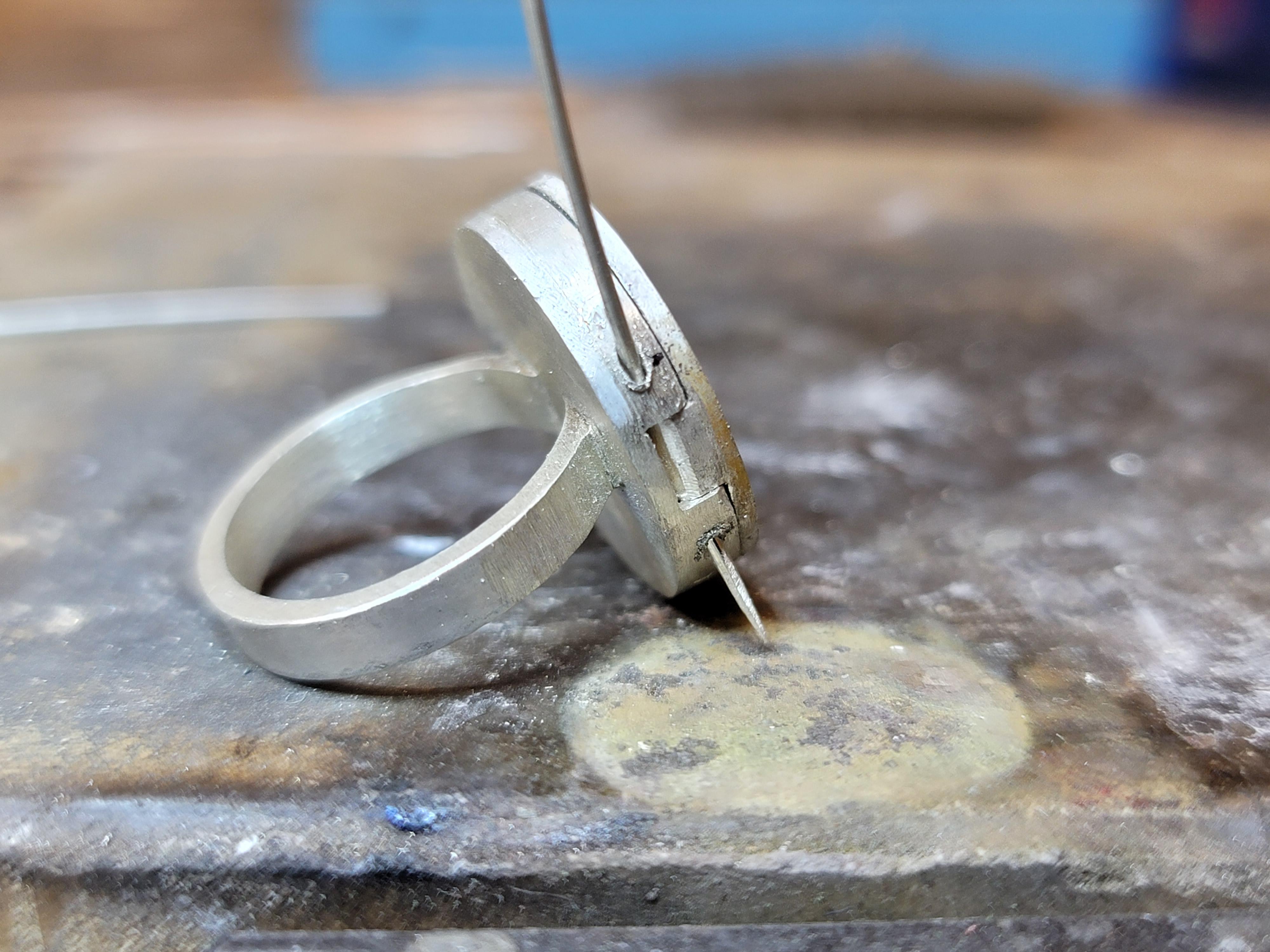 Secret Compartment Ring : 6 Steps (with Pictures) - Instructables