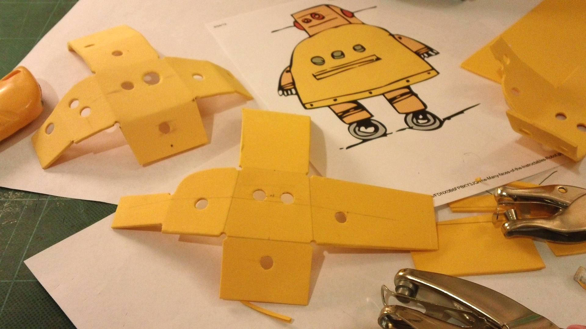 Strawbots: Instructables Robot : 12 Steps (with Pictures) - Instructables