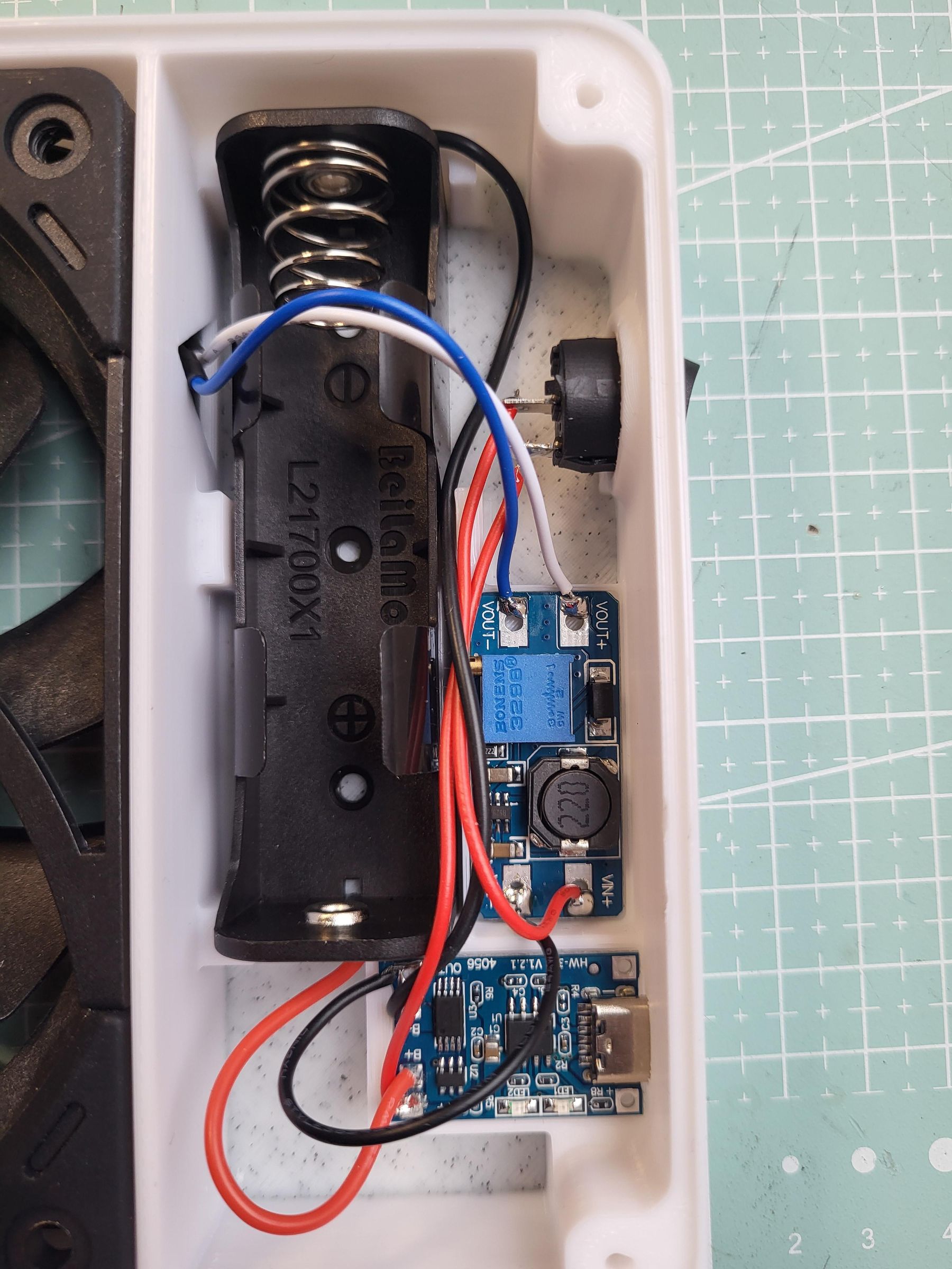 Portable Battery Powered Fan : 4 Steps (with Pictures) - Instructables
