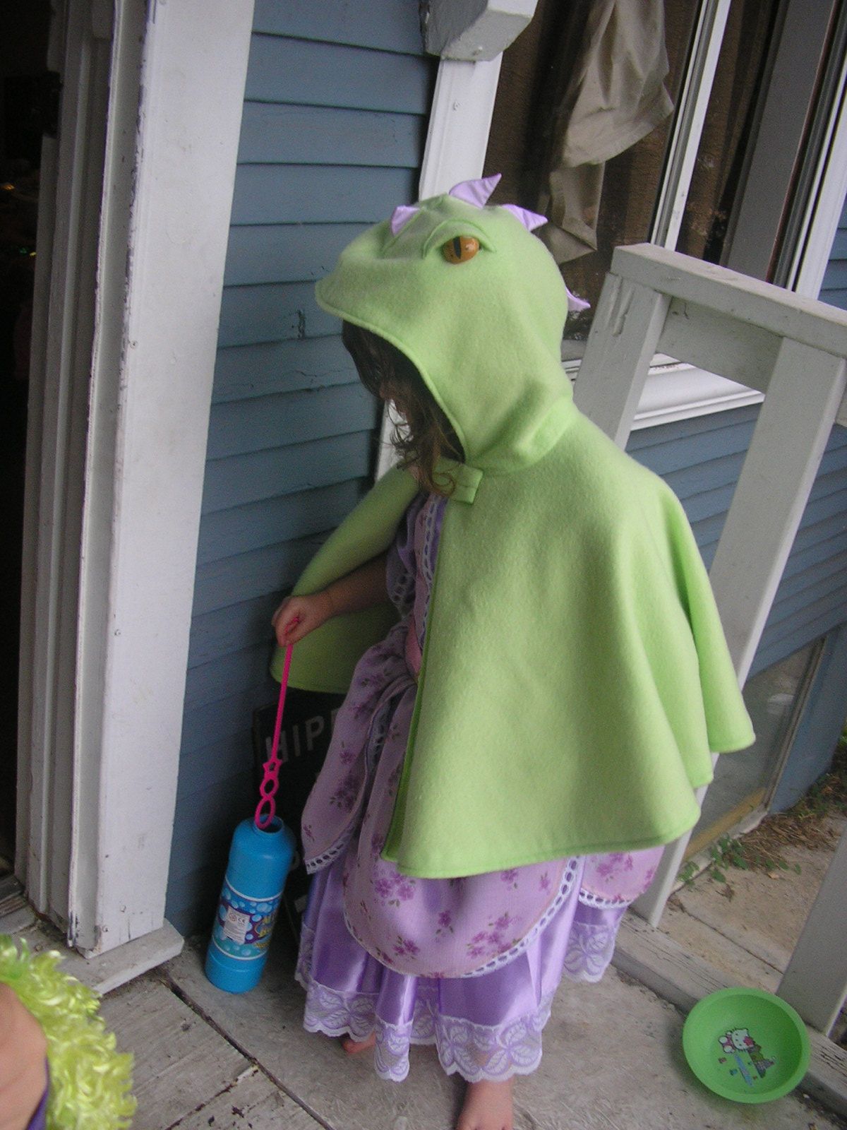 Baby Dragon Cape : 8 Steps (with Pictures) - Instructables