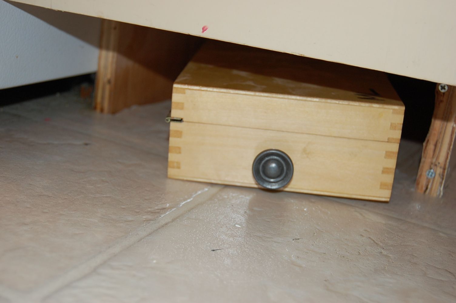Super-Secret Hiding Place: the Toe-Kick : 7 Steps - Instructables