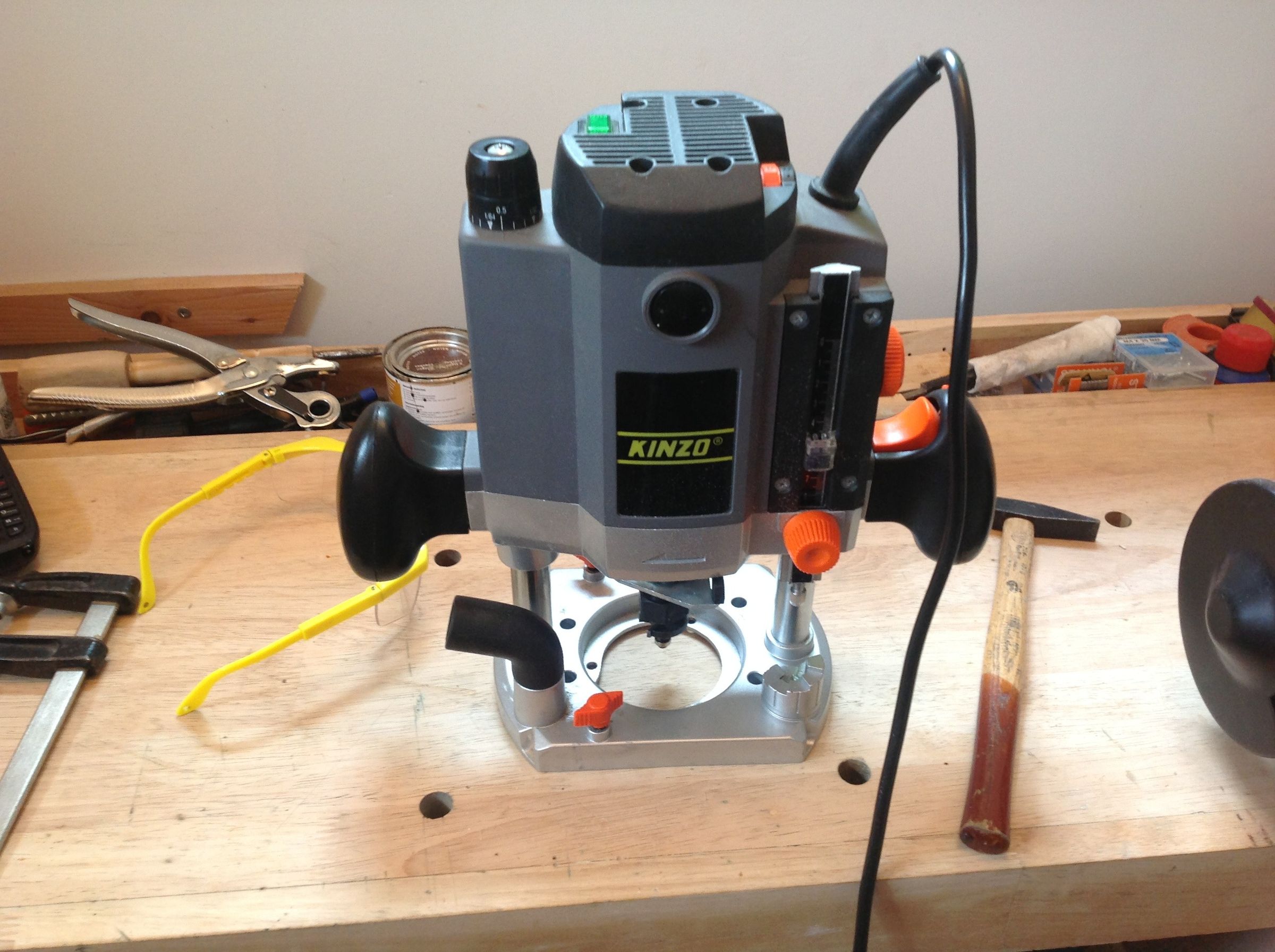 Simple Router Table : 3 Steps - Instructables