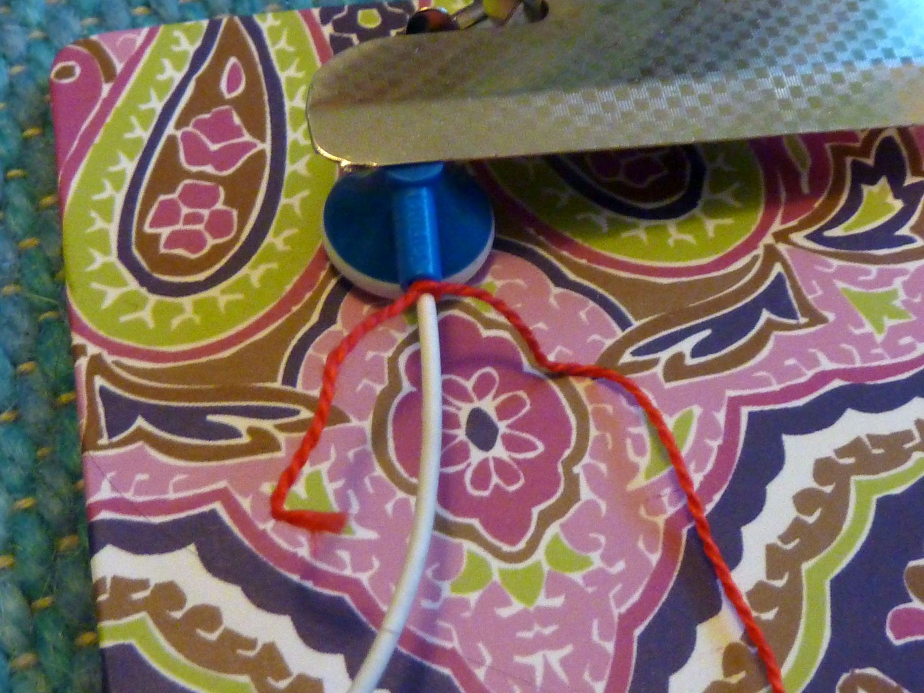 How to Make Earbuds Colorful Using Thread : 8 Steps (with Pictures ...