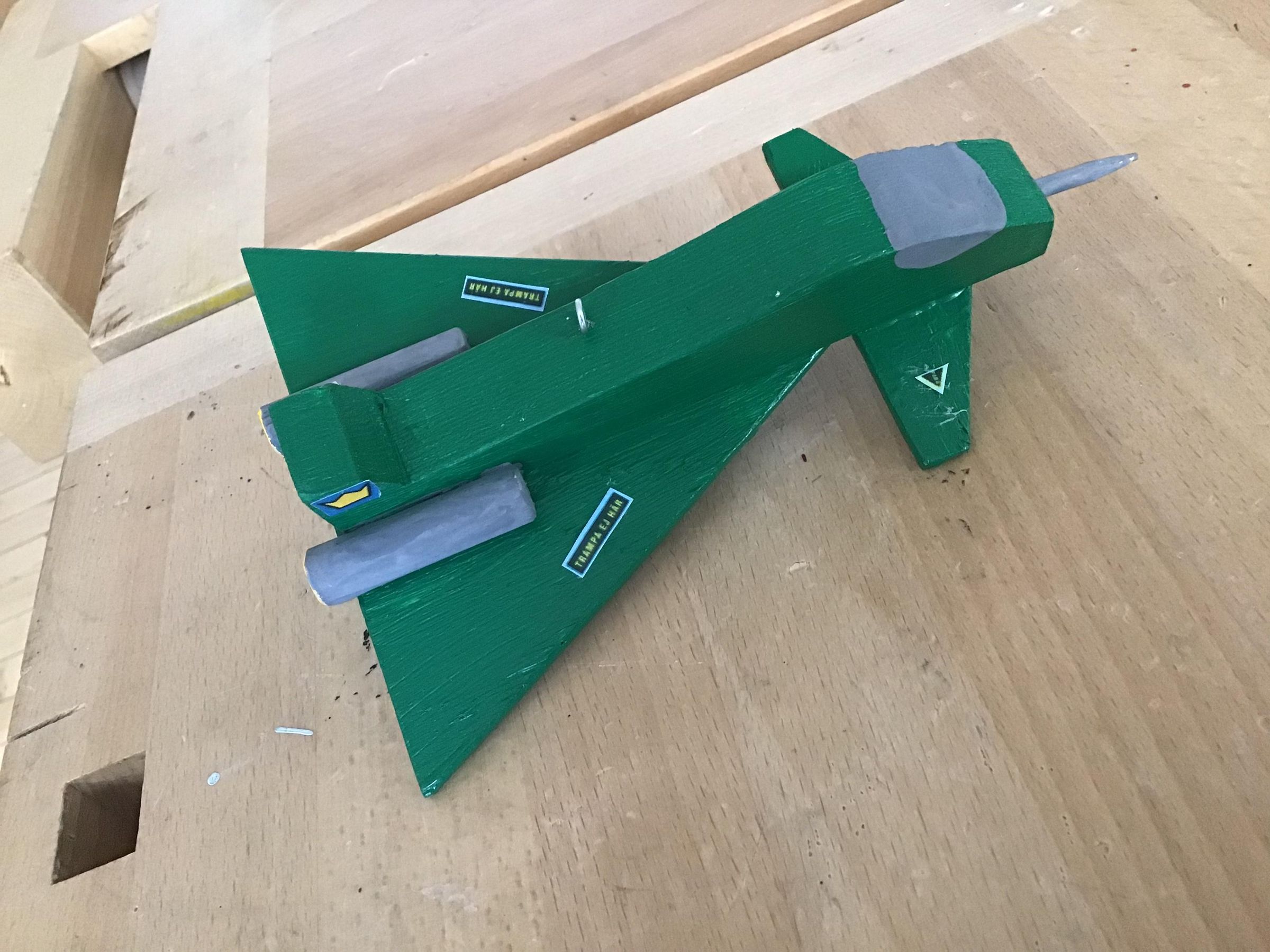 Jetflygplan : 10 Steps - Instructables