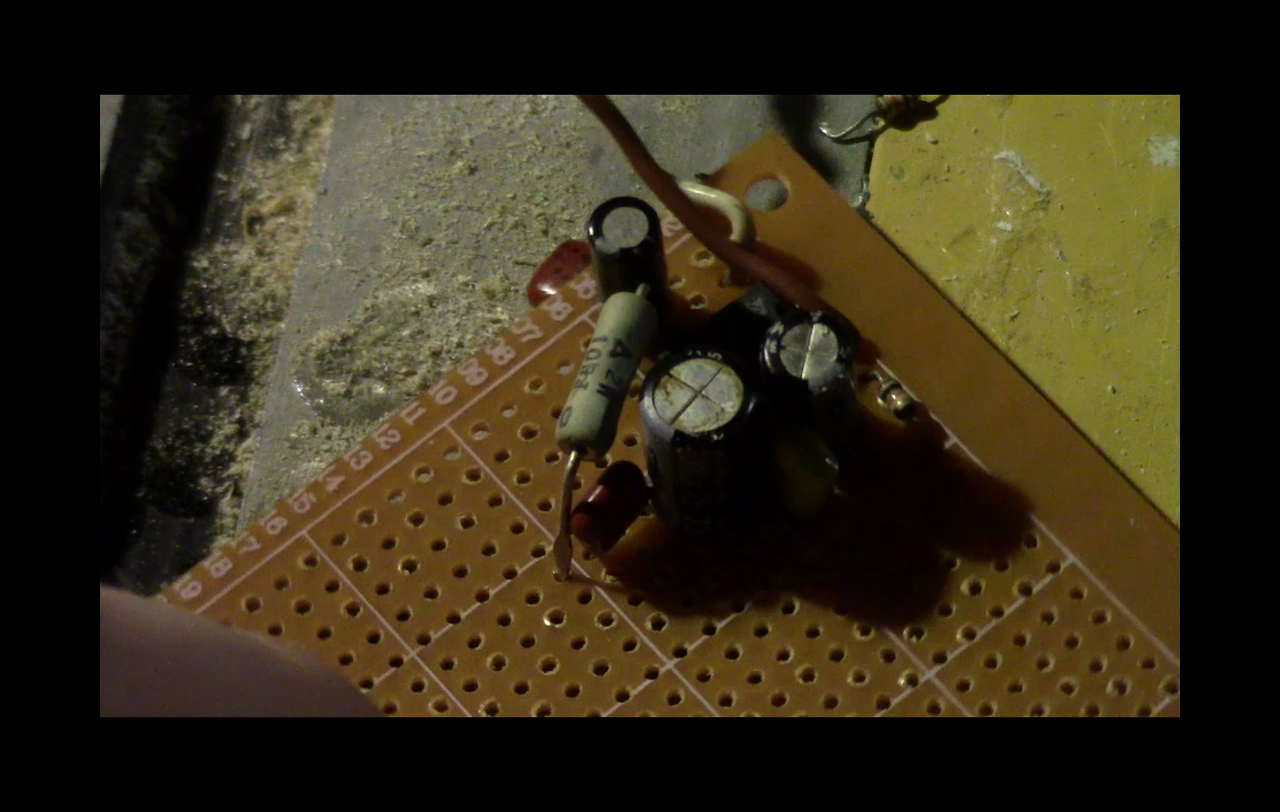 The SPACEBOX - Portable Amp Completely From an Old TV! : 6 Steps (with ...