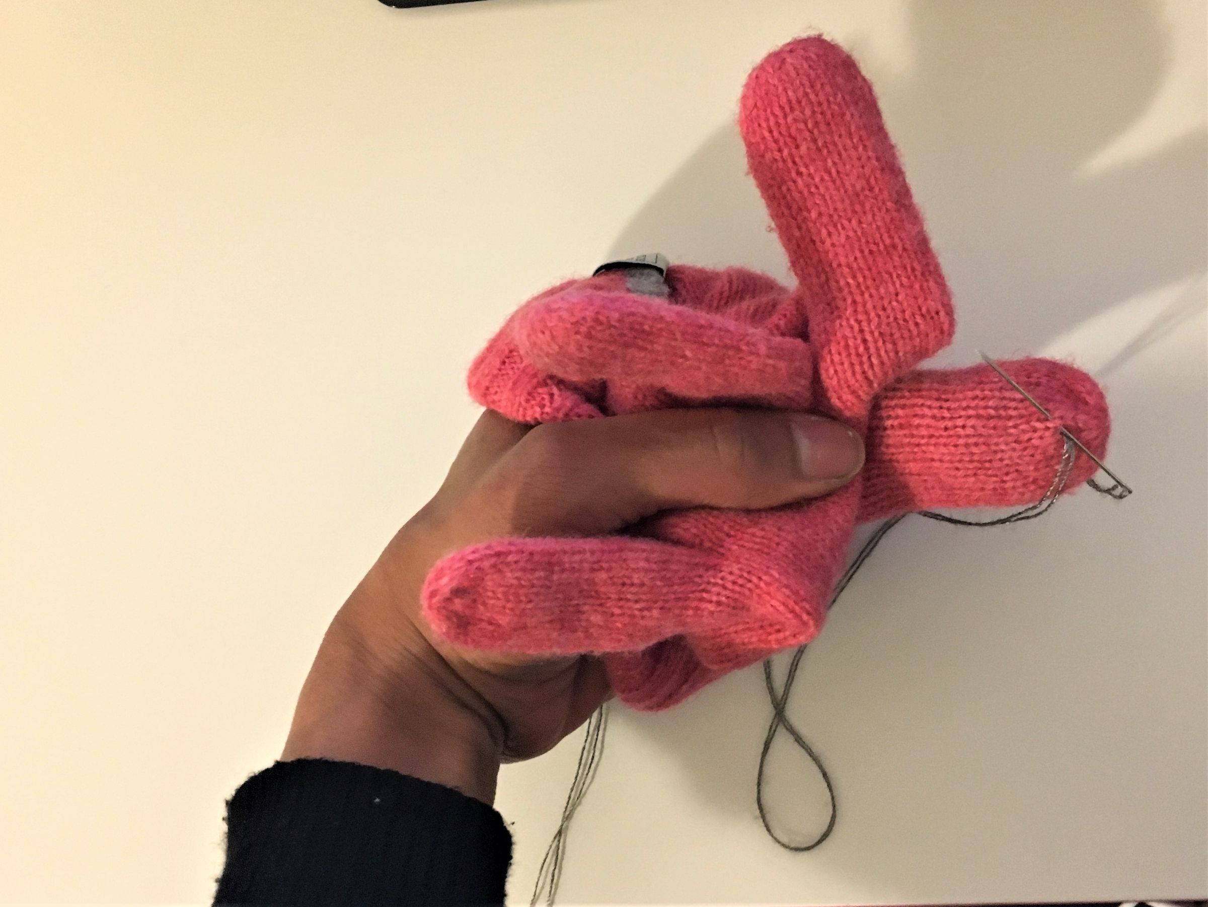 Make Your Own Smartphone Gloves : 10 Steps (with Pictures) - Instructables