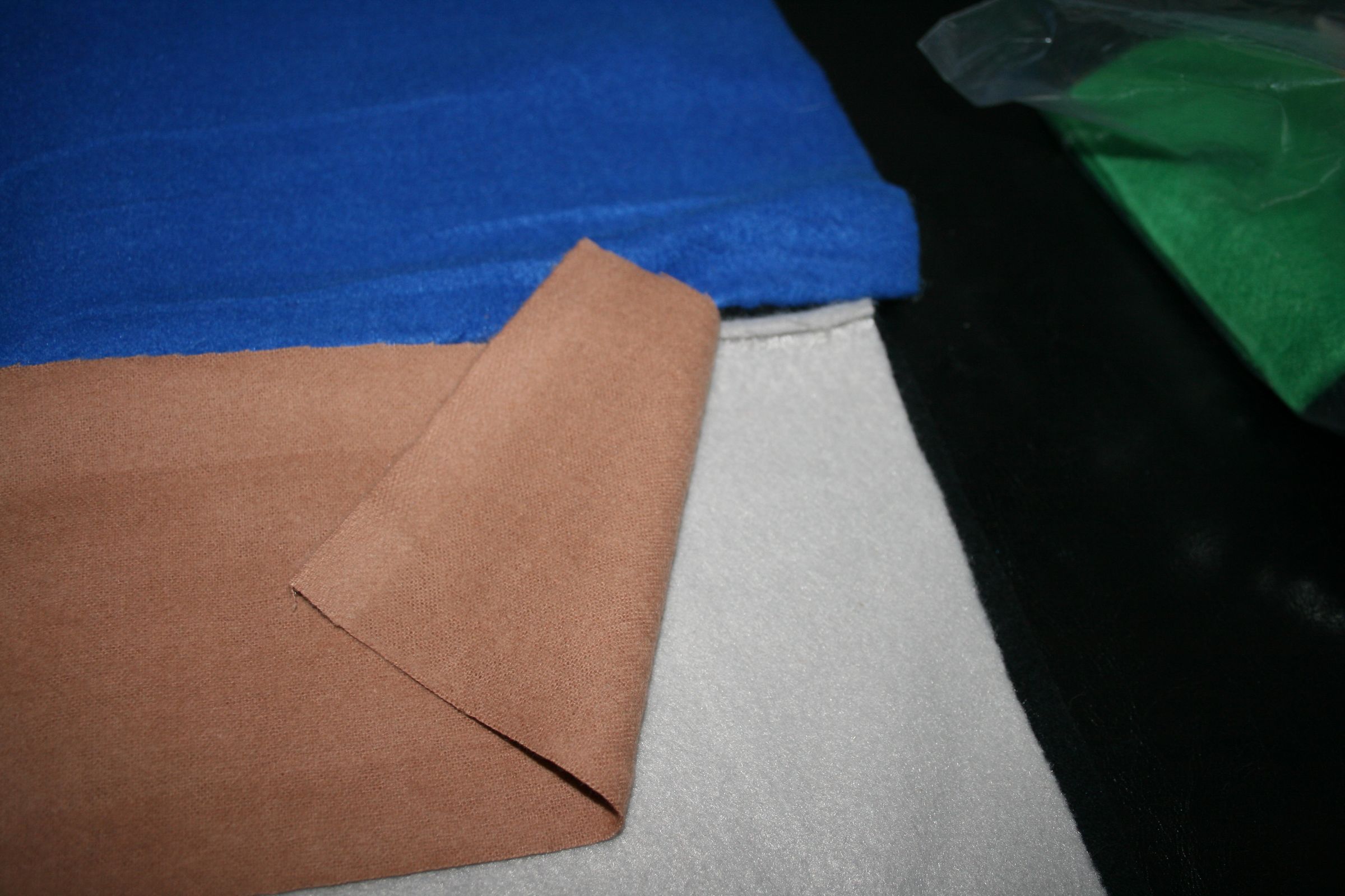 Playable Quilted Mario Snuggie : 23 Steps (with Pictures) - Instructables