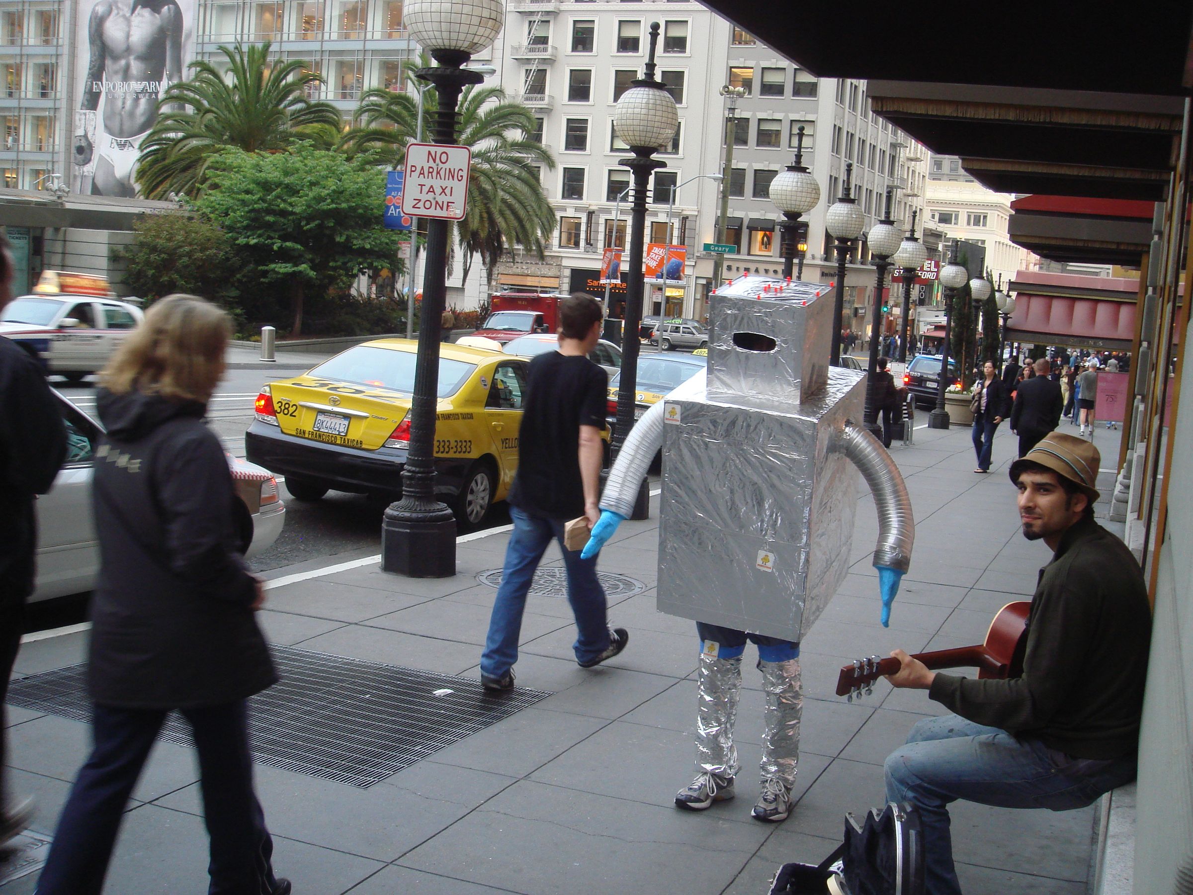 Robot Costume With LEDs : 13 Steps (with Pictures) - Instructables