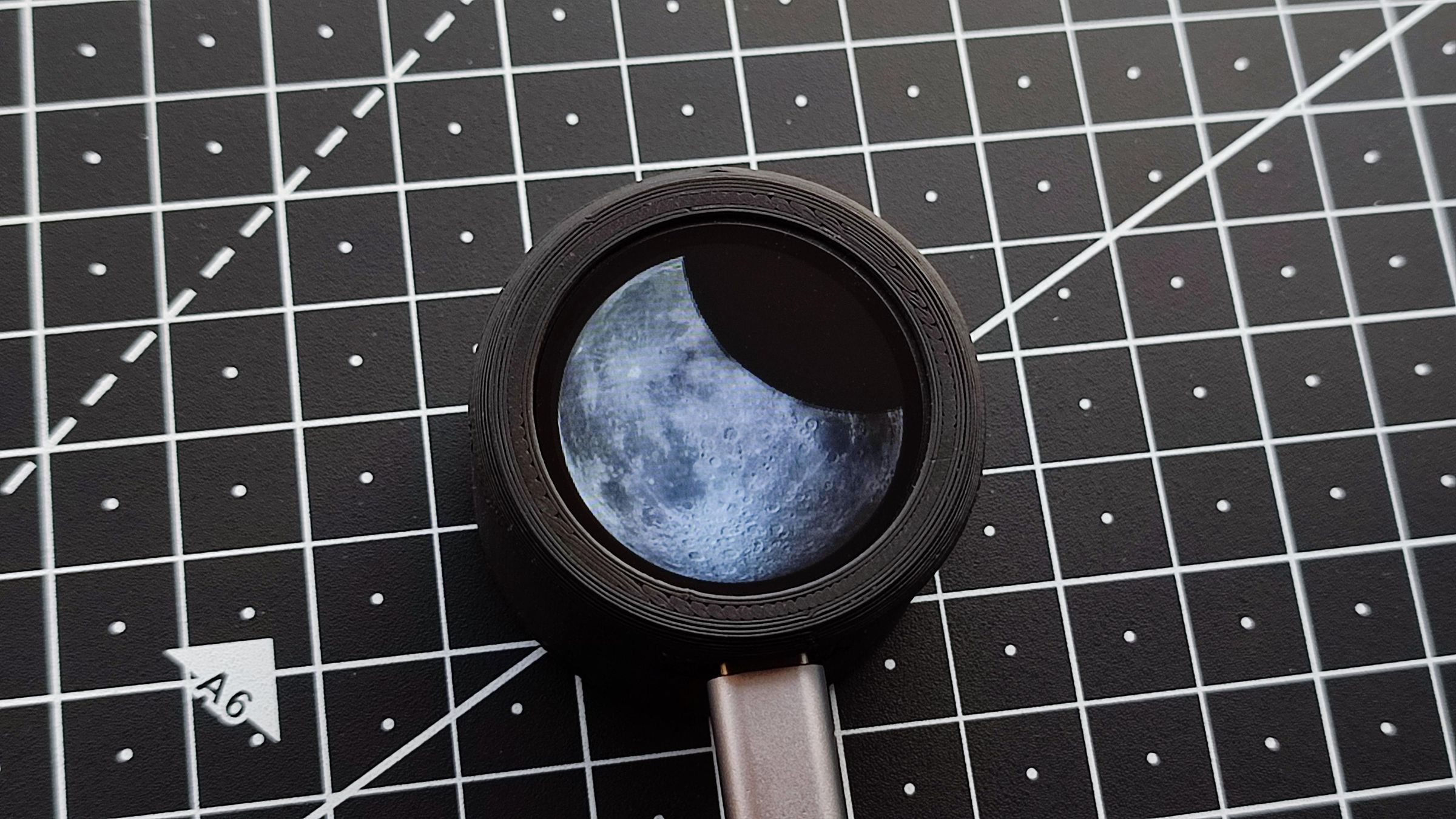 Luna - the Live Moon Phase Display : 7 Steps (with Pictures) - Instructables