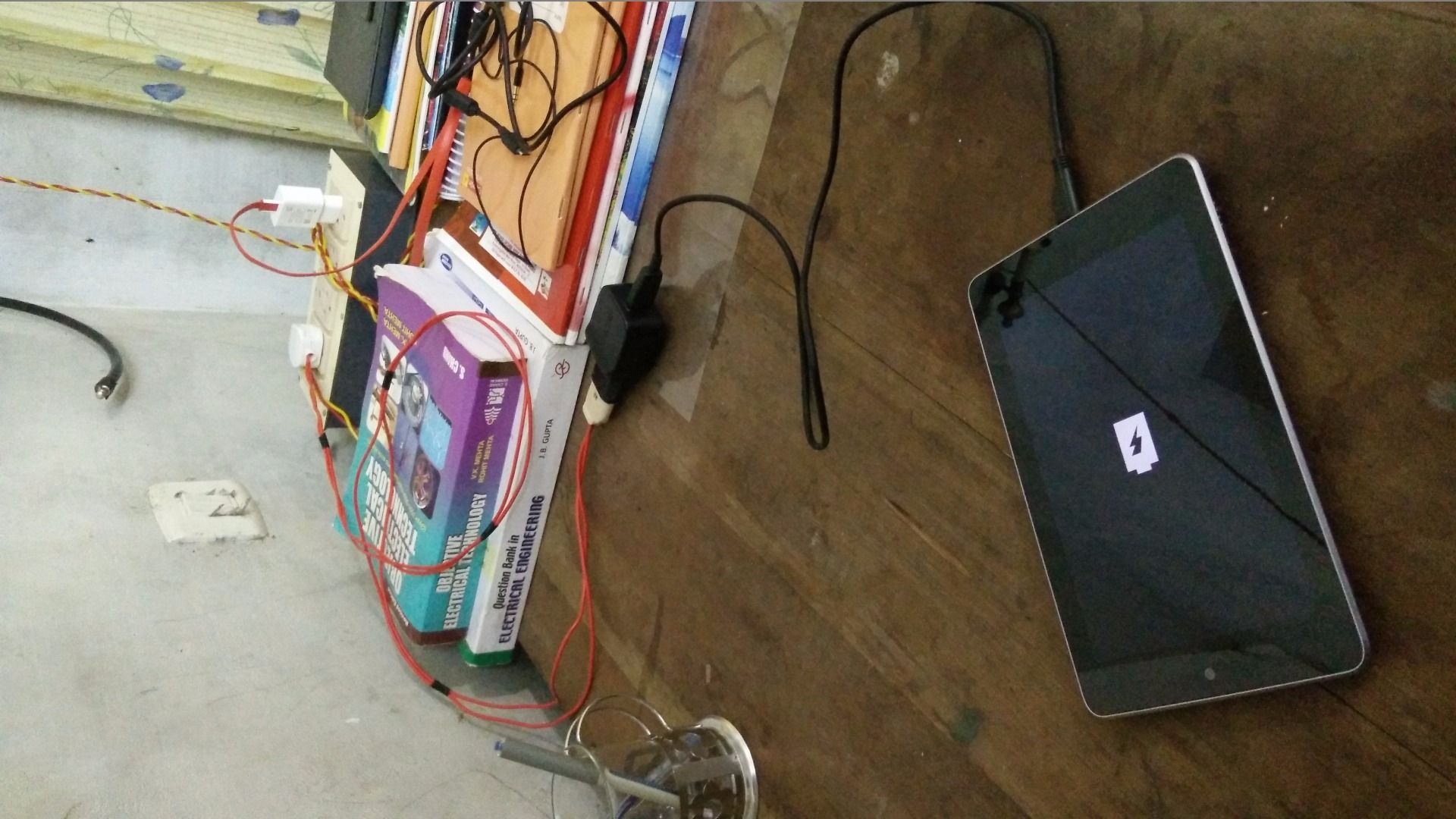 Charger HACK - Make Smartphone Chargers the Best! : 8 Steps - Instructables