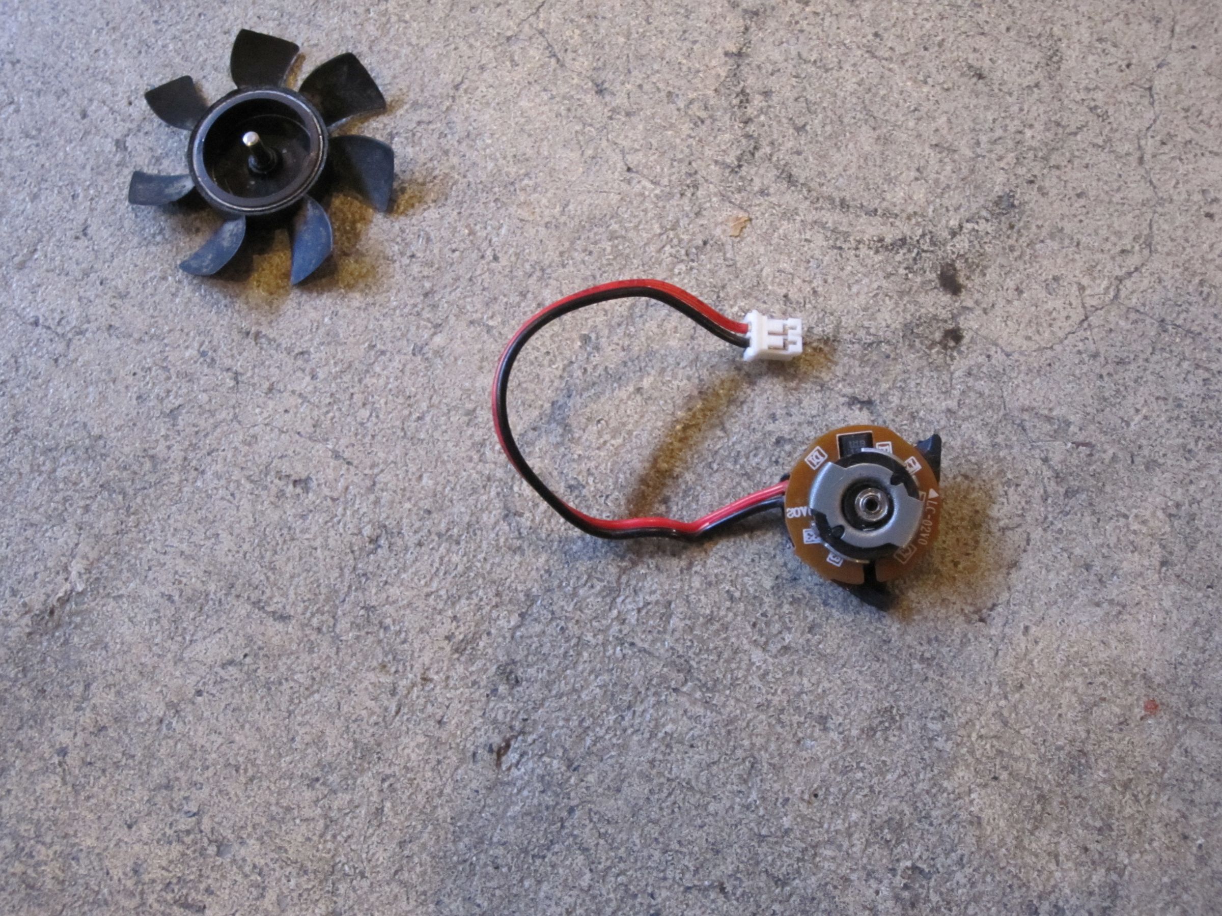 DIY PIXAR: M-O (Microbe Obliterator) Cleaner Bot : 10 Steps (with ...