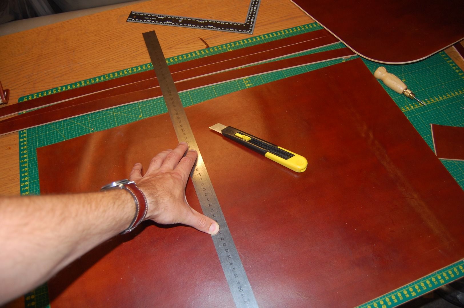 Classic Leather Briefcase With Accordion Gusset : 22 Steps (with ...