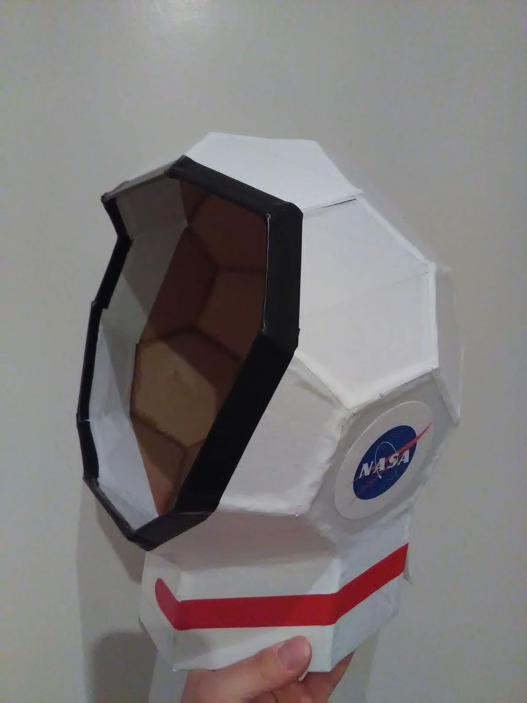 Low Cost Astronaut Helmet : 9 Steps (with Pictures) - Instructables
