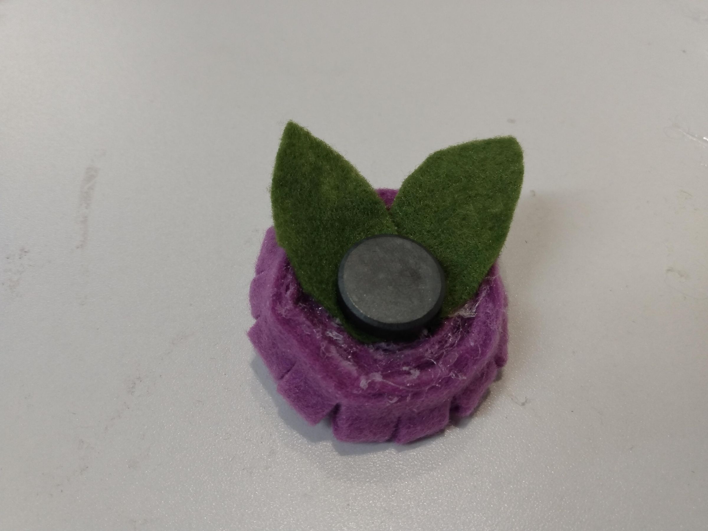 Felt Flower Magnets : 6 Steps - Instructables