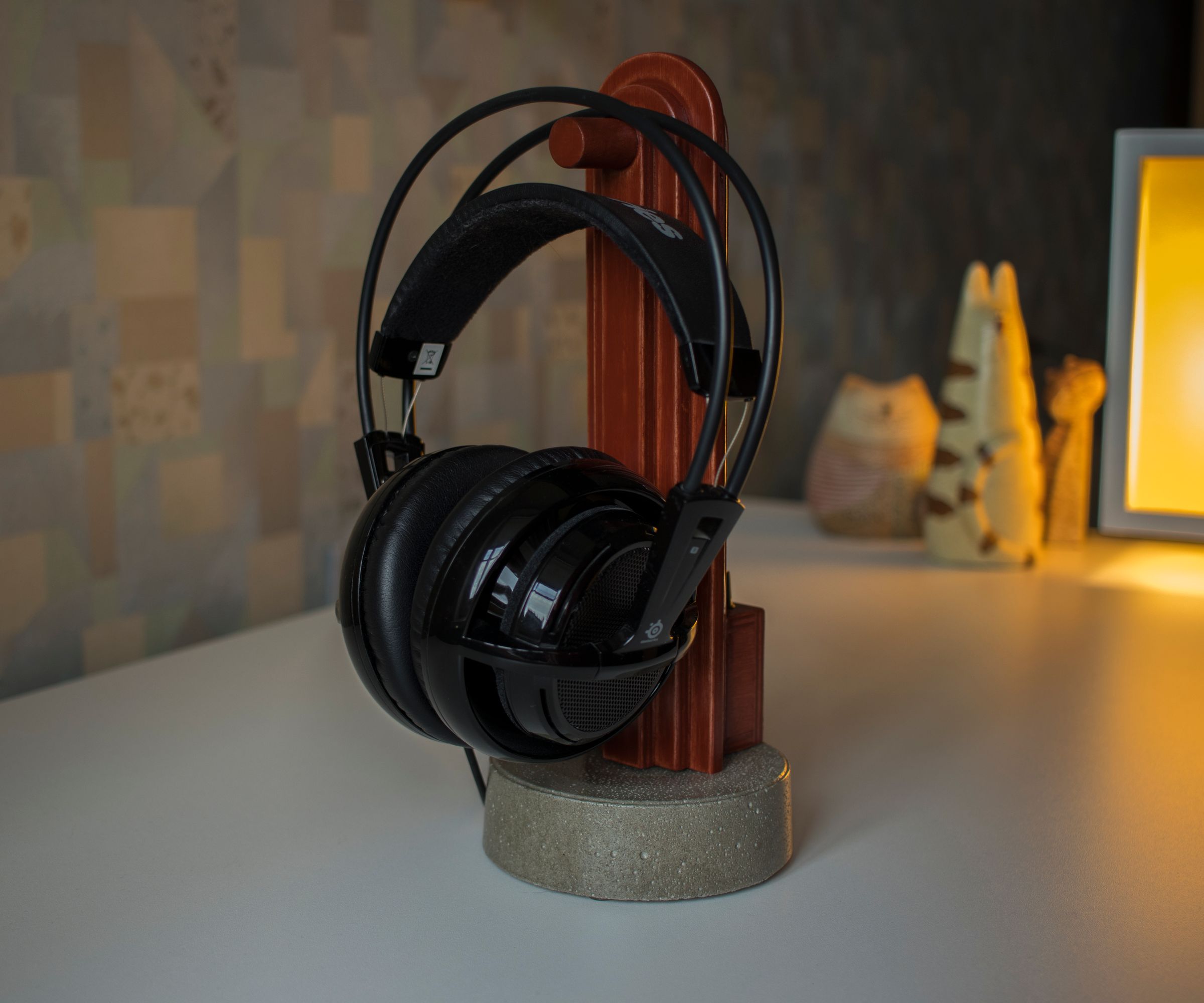 DIY Simple Headphone Stand With Subtle Lighting : 19 Steps (with ...