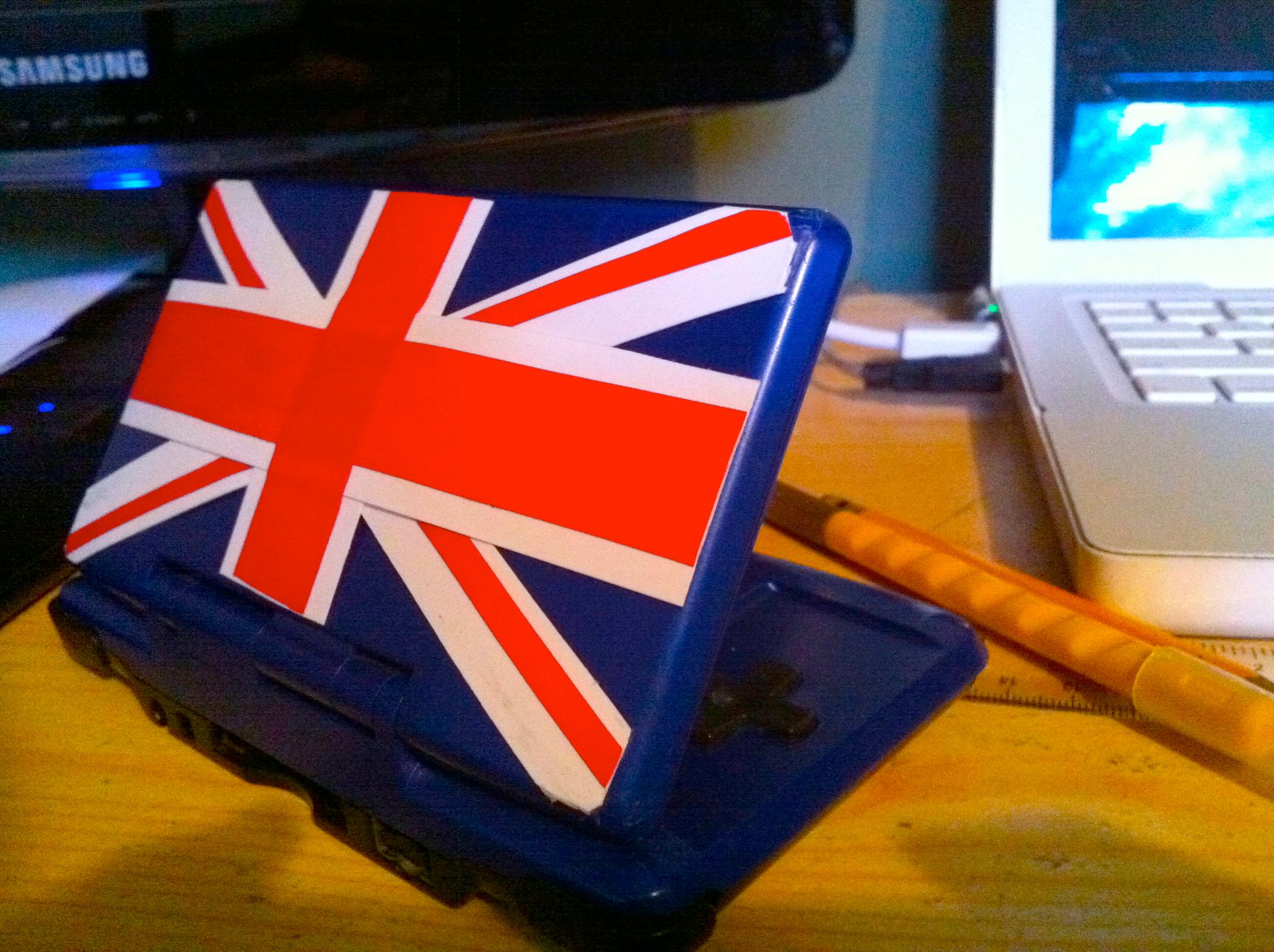 Nintendo DS Union Flag Decoration - Instructables