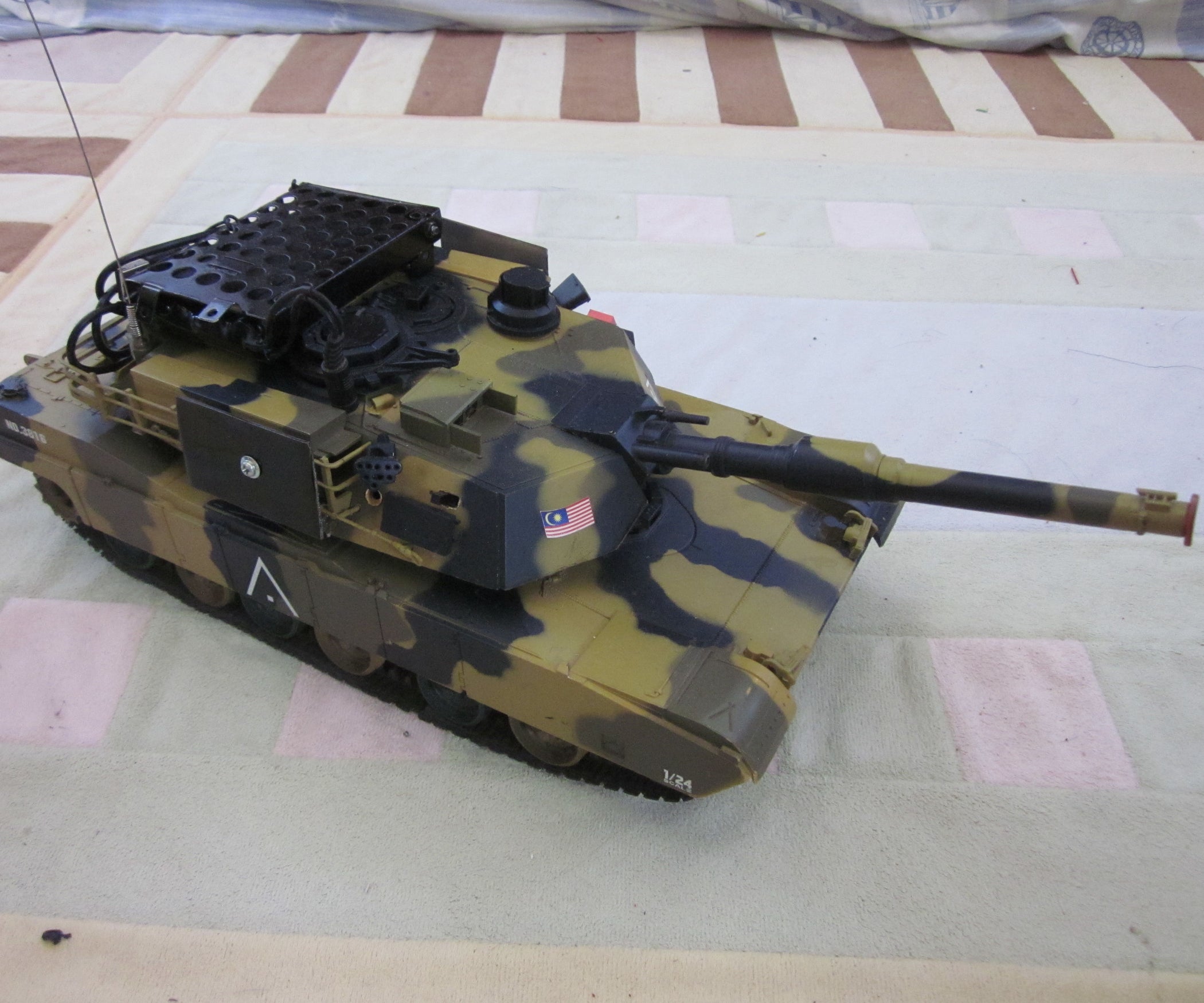 Bluetooth Control RC Tank + Android + Arduino : 8 Steps - Instructables