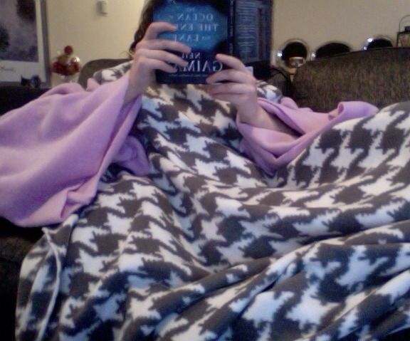 Home Made Snuggie! : 5 Steps - Instructables