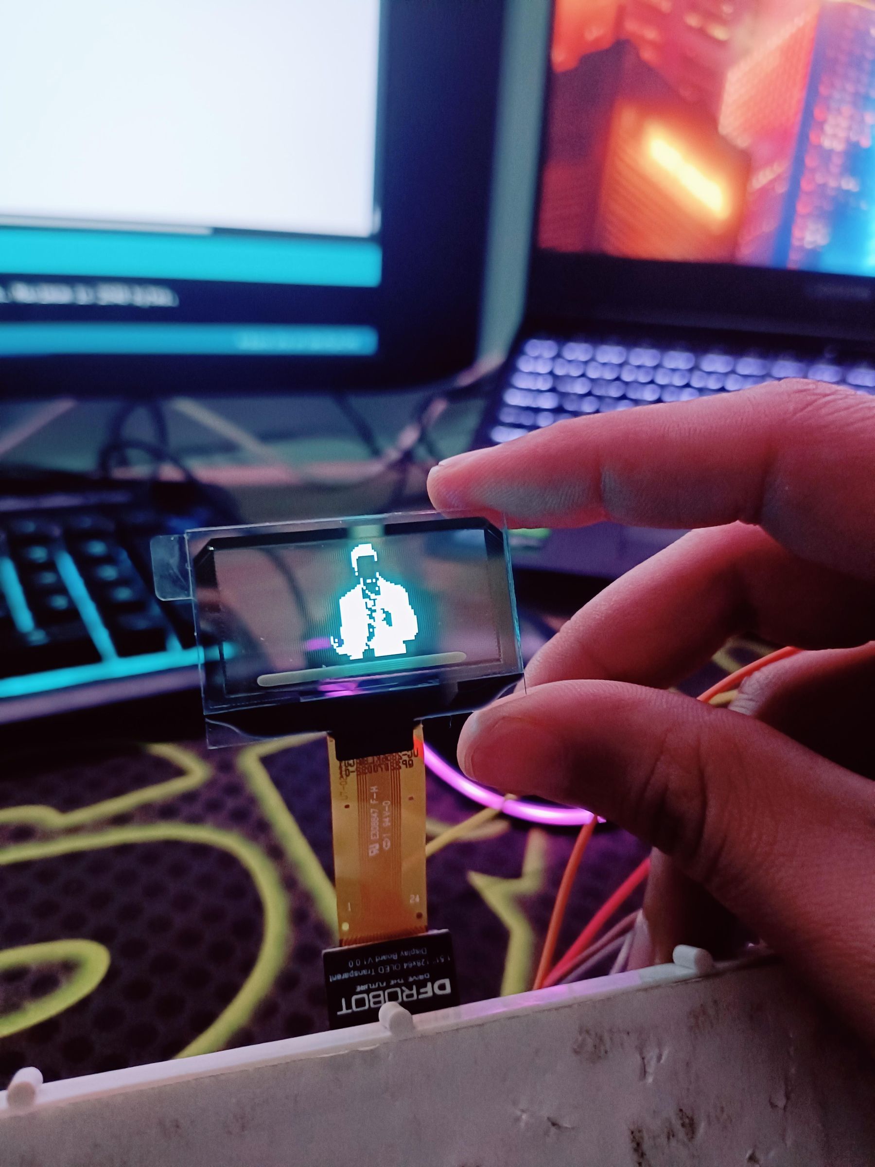 Playing GIFs on Transparent OLED Display Module (with Pictures ...