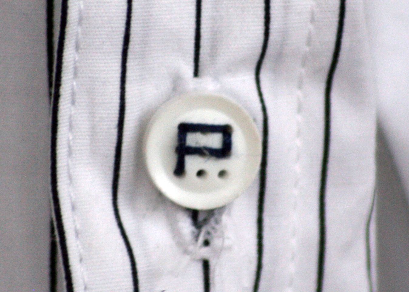 Custom Shirt With Nine-Hole Buttons (with Pictures) - Instructables
