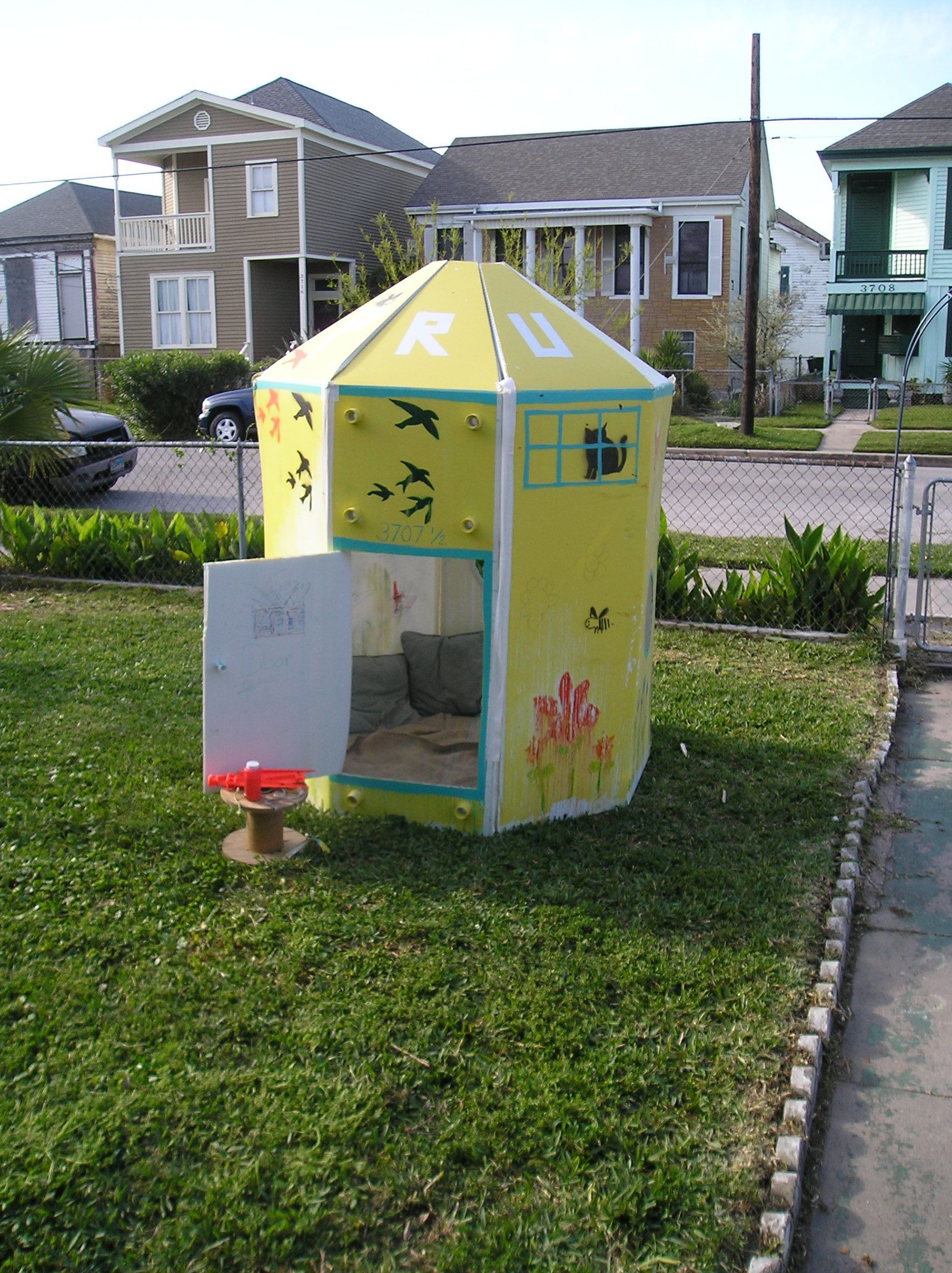 Fold-up Playhouse : 13 Steps (with Pictures) - Instructables