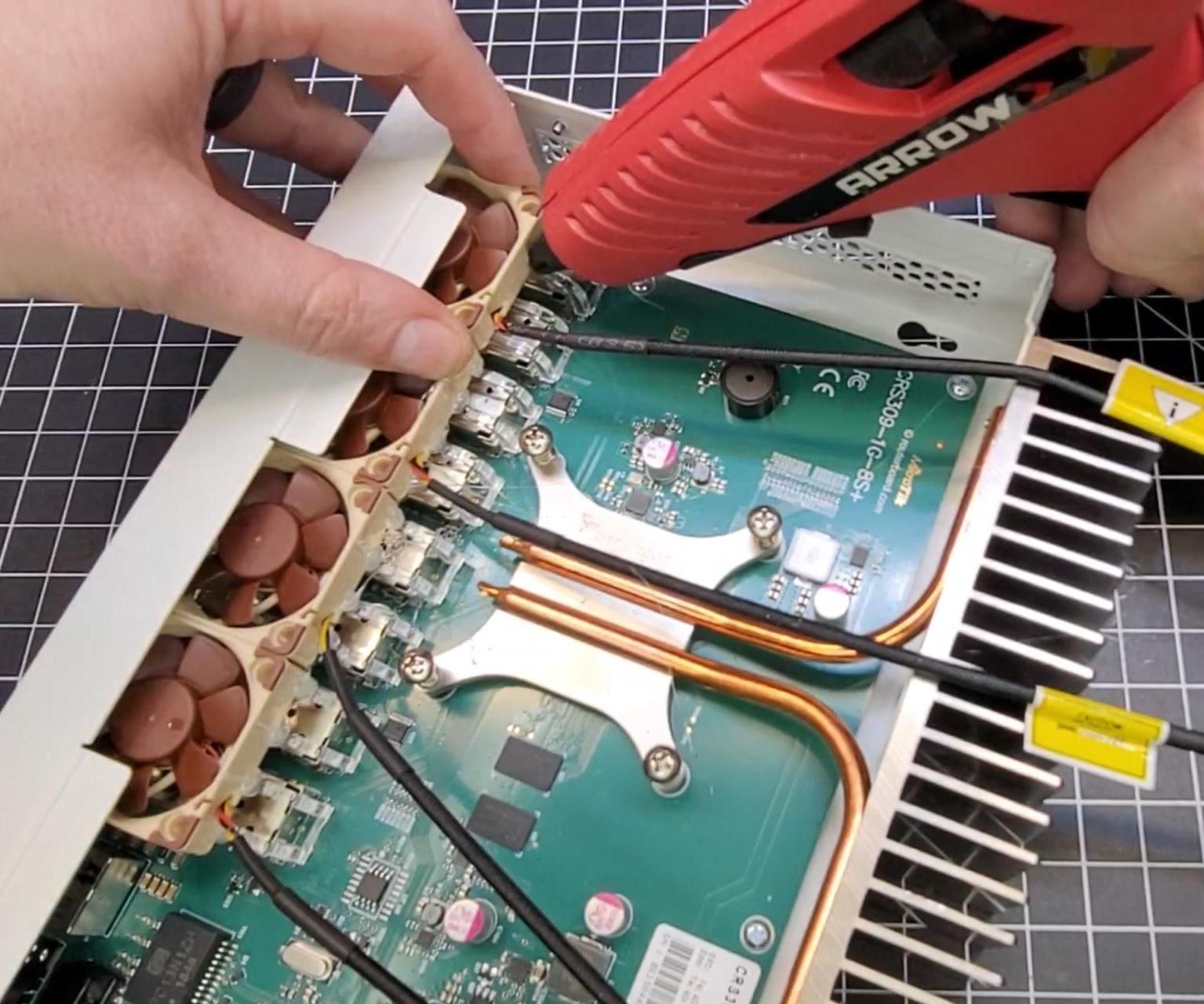 MikroTik CRS309 Switch Noctua Fan Install Mod : 9 Steps - Instructables