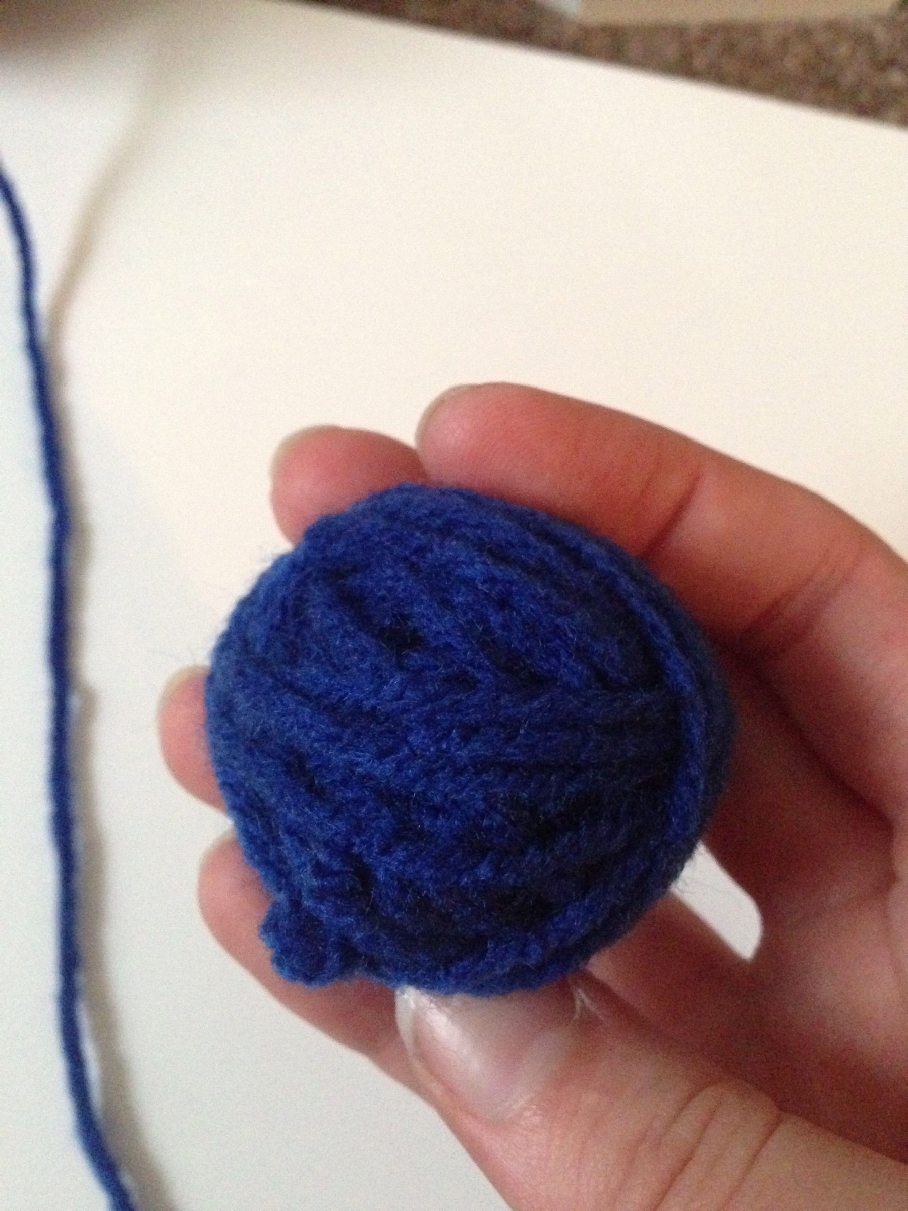 How to Make a Simple and Fast Yarn Ball : 4 Steps (with Pictures ...