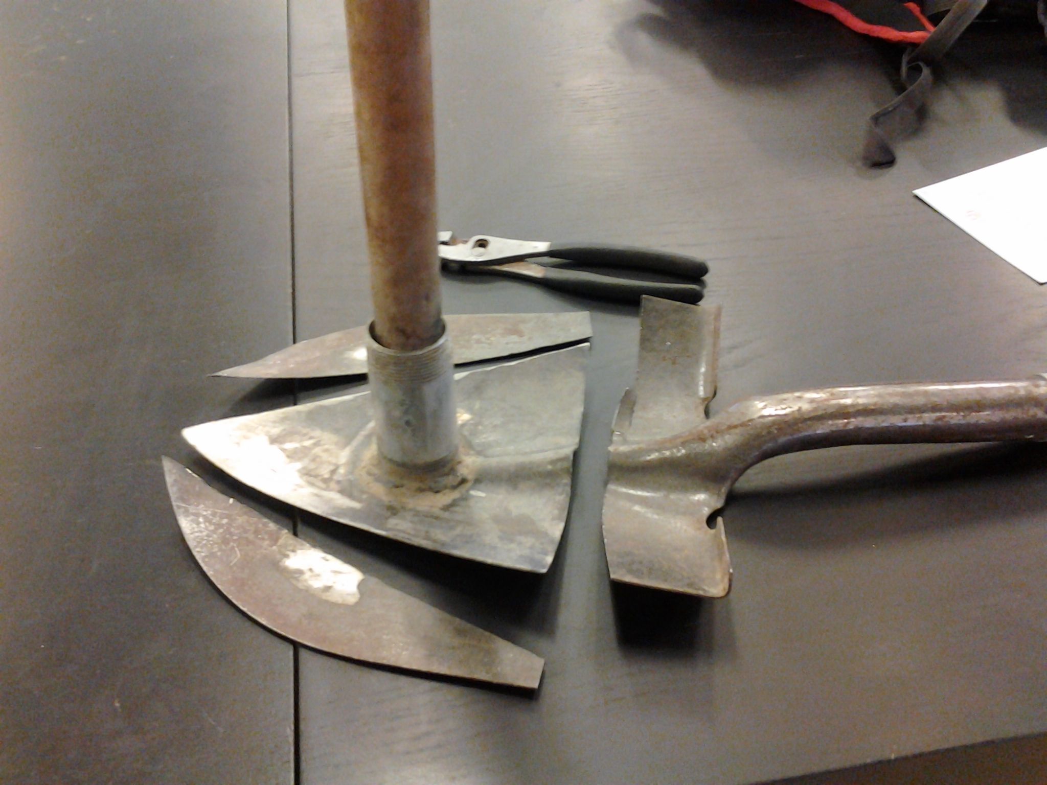 Small Hoe Scrapper and Pick : 4 Steps - Instructables
