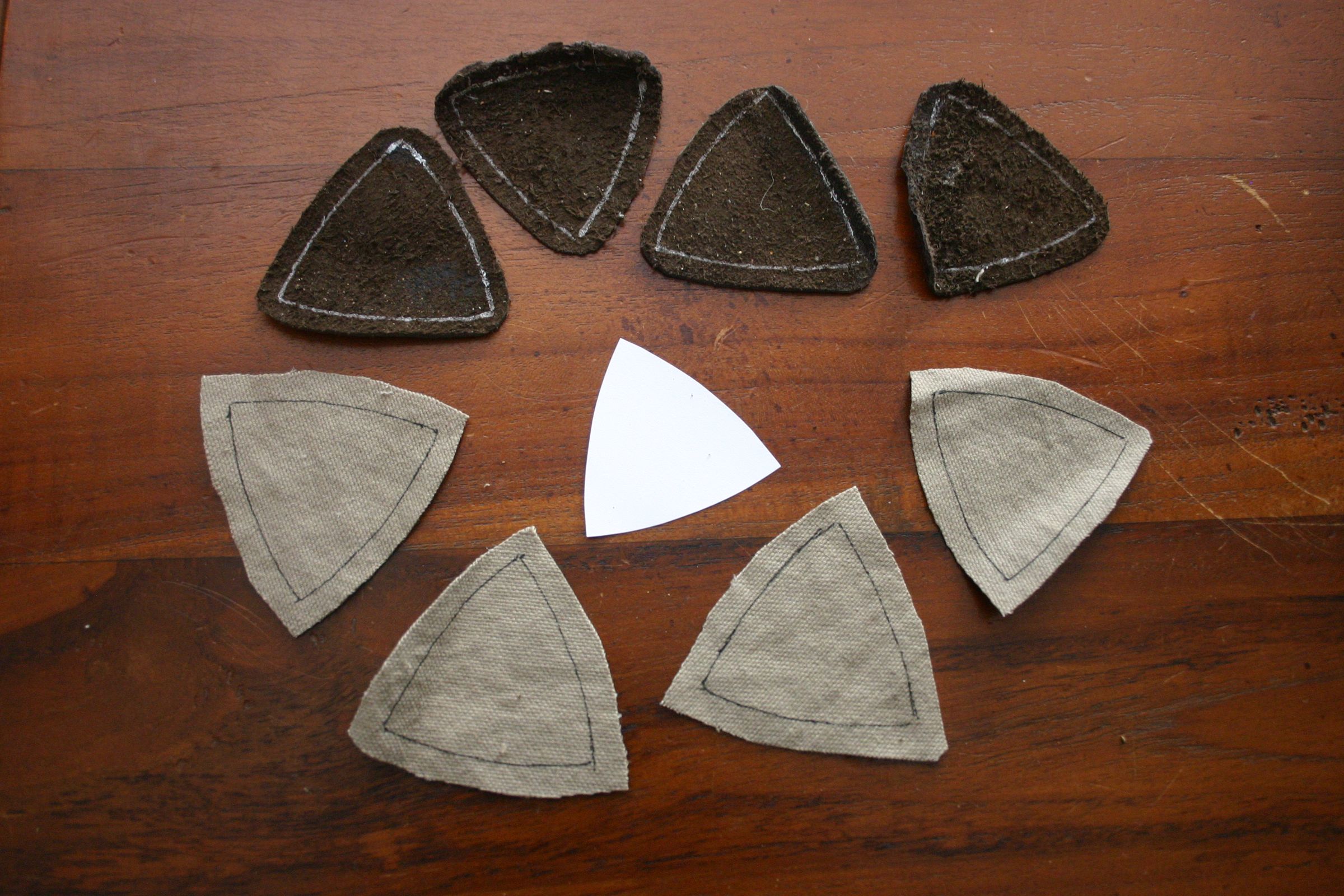 Custom 'Octohedral' Juggling Bags (or Hacky Sacks) : 10 Steps (with ...